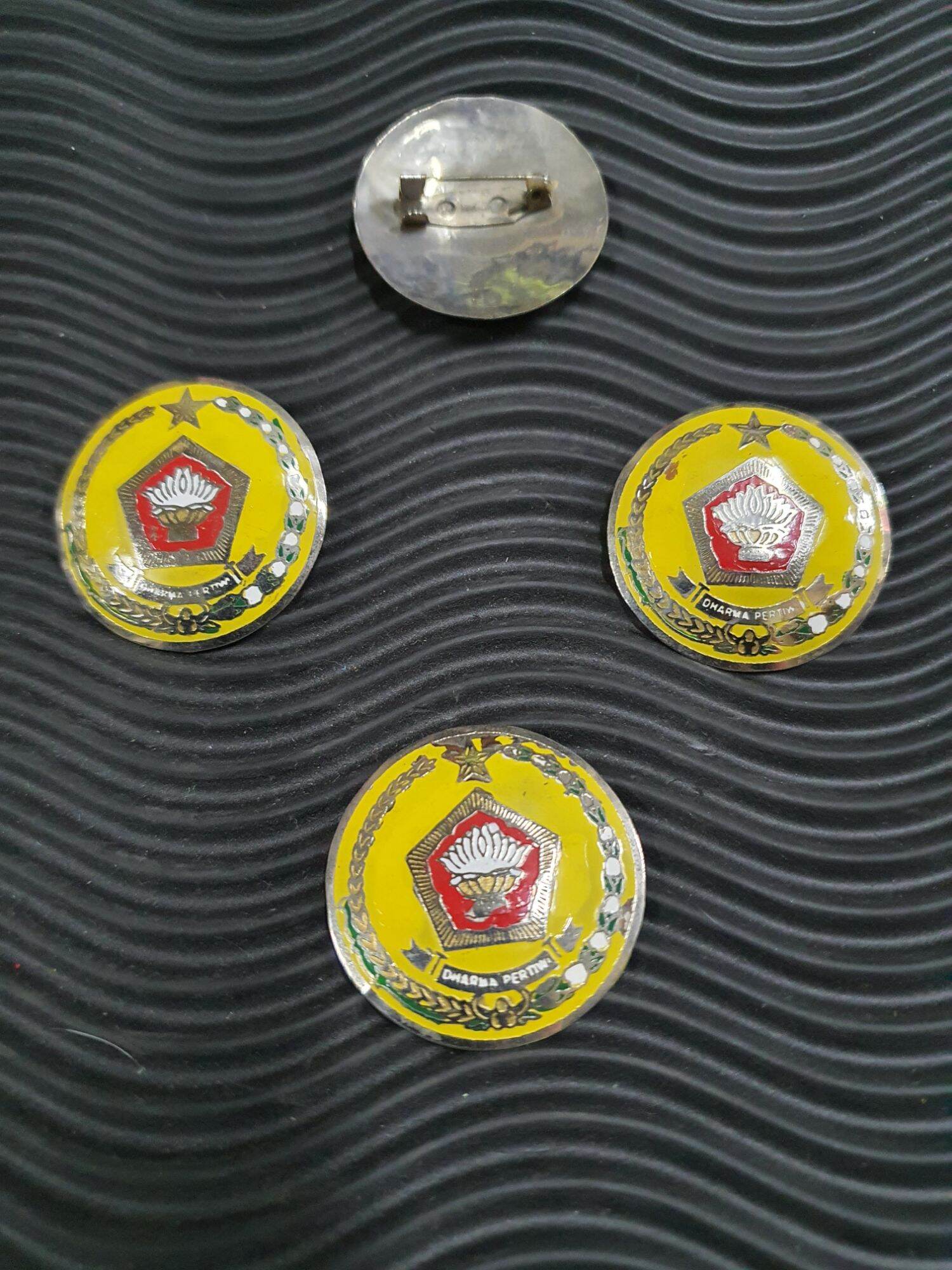 pin kerah Dharma Pertiwi | pin kerah Baju Belakang Paku| pin Paku Logo ...