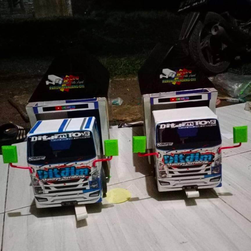 Stiker Pola miniatur truk oleng ditdim biru ukuran 48cm | Lazada Indonesia