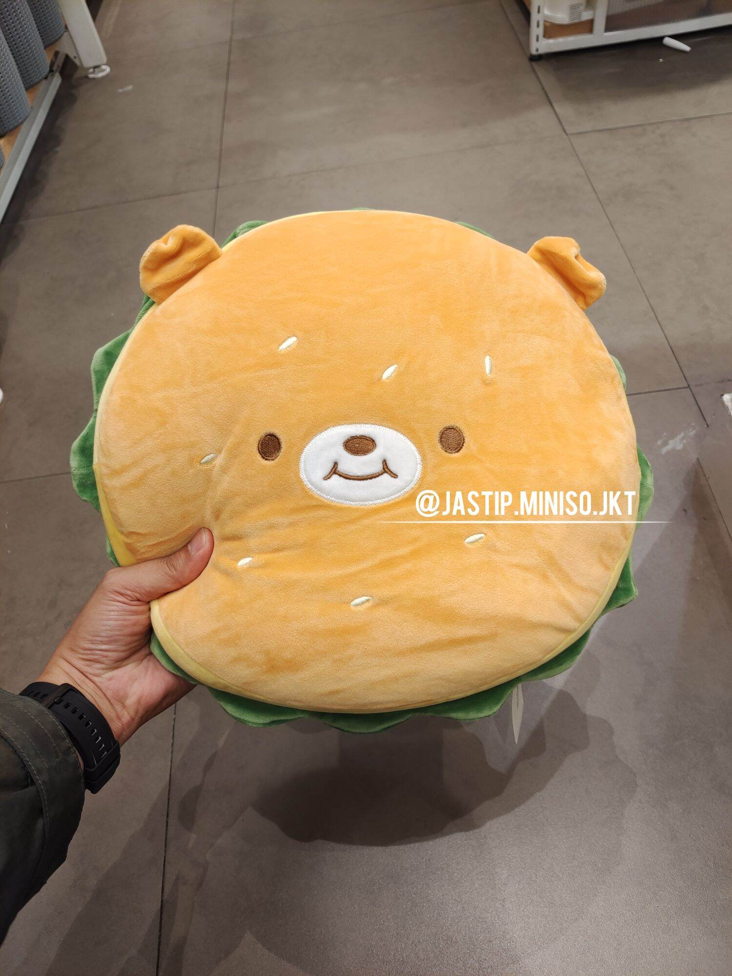 MINISO 🆕 Boneka / Bantal Hamburger Burger JUMBO (sz.40cm) | Lazada ...
