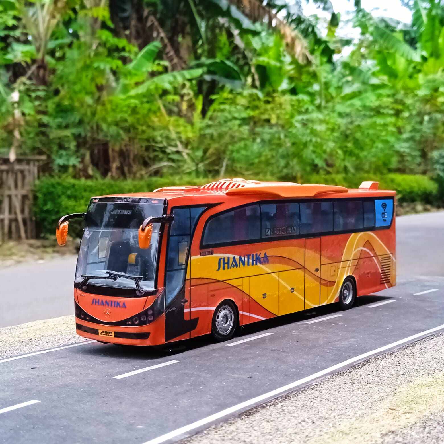 Miniatur bus Shantika body Marcopolo | Lazada Indonesia