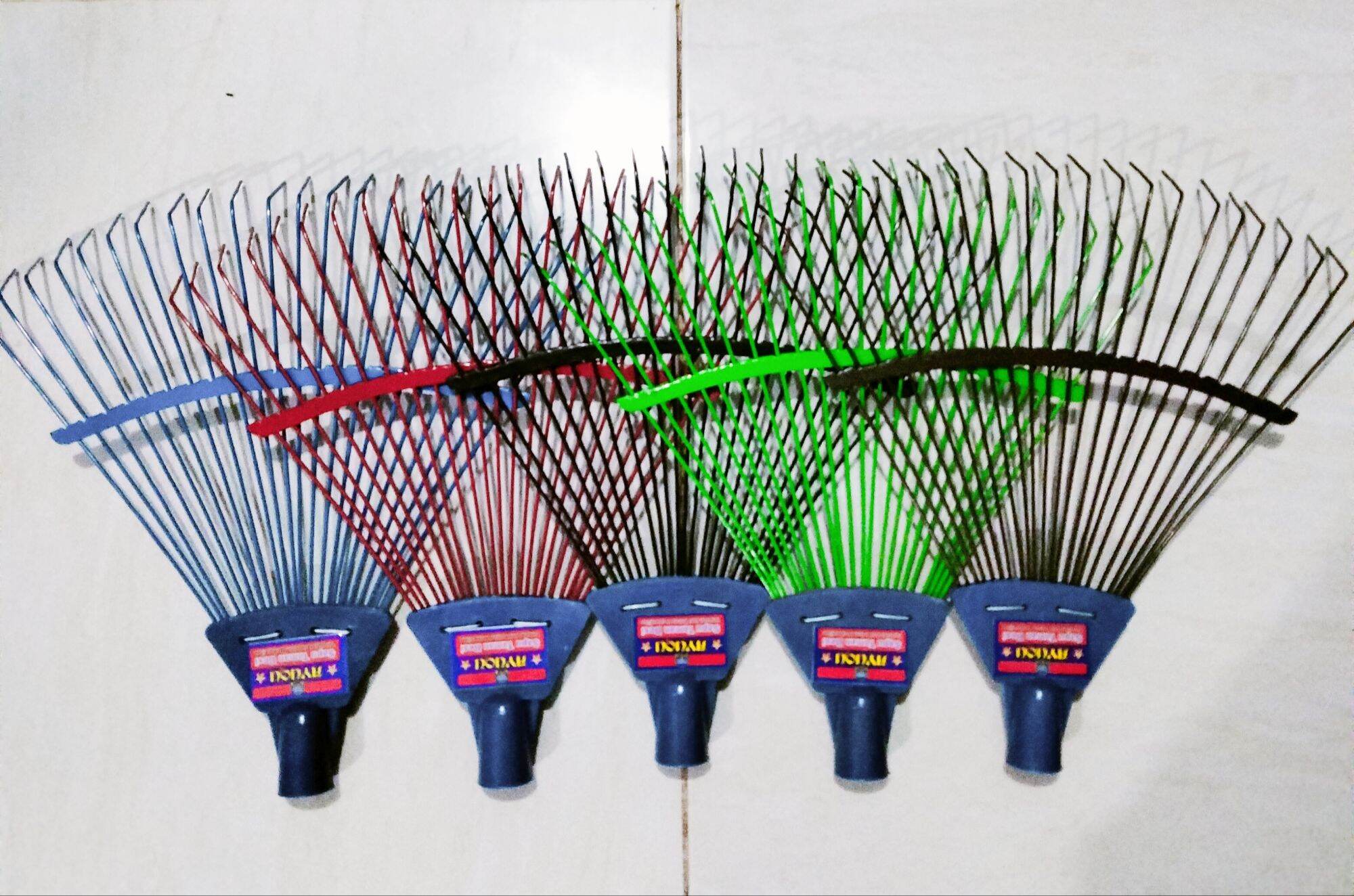 Sapu Taman/Garuk Besi Serbaguna | Lazada Indonesia