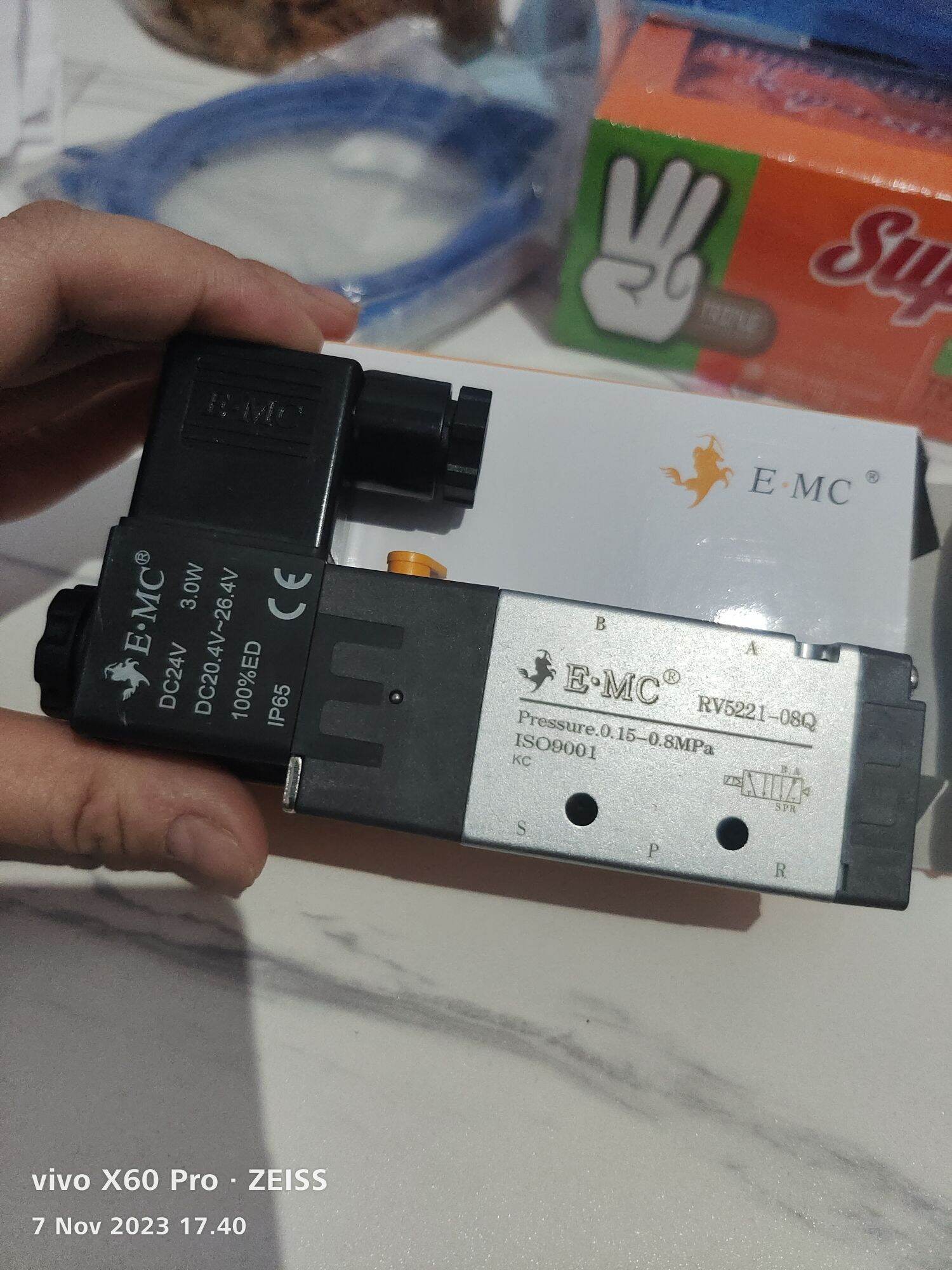 SELENOID VALVE PNEUMATIC EMC RV5221-08QE4 EMC | Lazada Indonesia