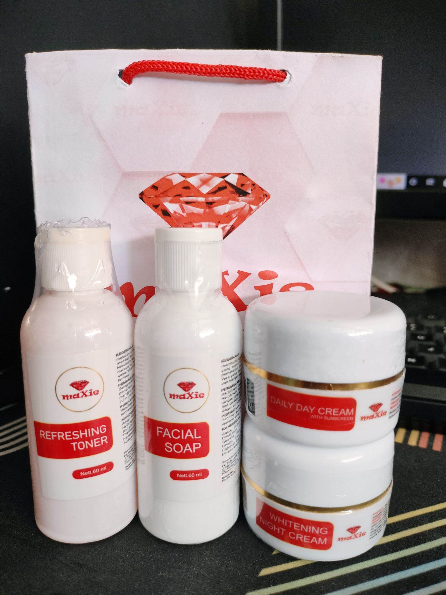 CREAM MAXIE SKINCARE BPOM KEMASAN TERBARU | Lazada Indonesia