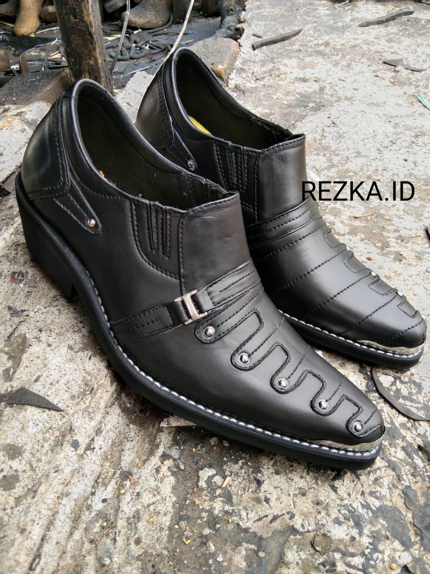 SEPATU JENGGEL PENDEK PRIA MODEL METAL KULIT DAN TERLIHAT ELEGAN ...