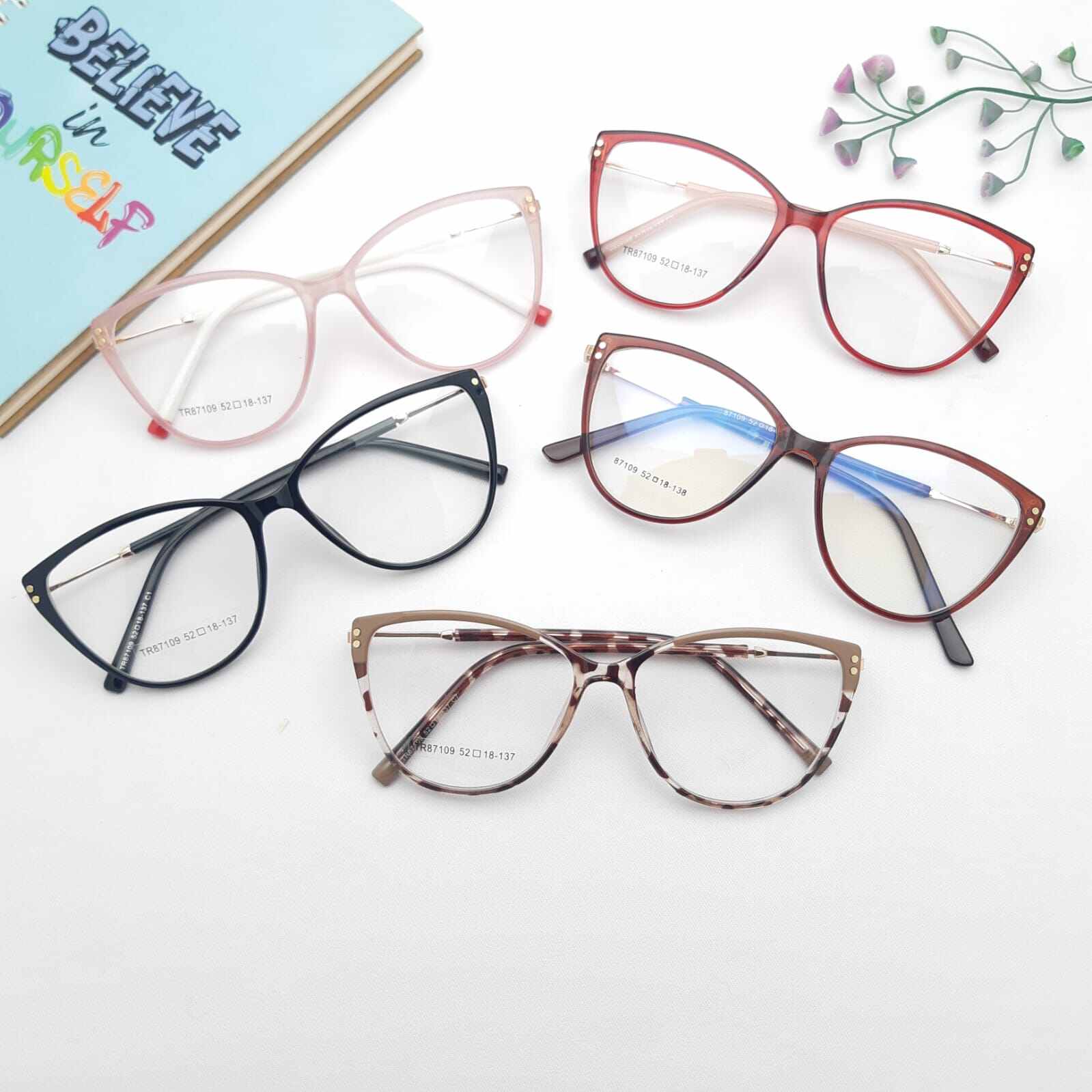 Frame kacamata kode 87109 bisa request ukuran minus , plus , atau ...