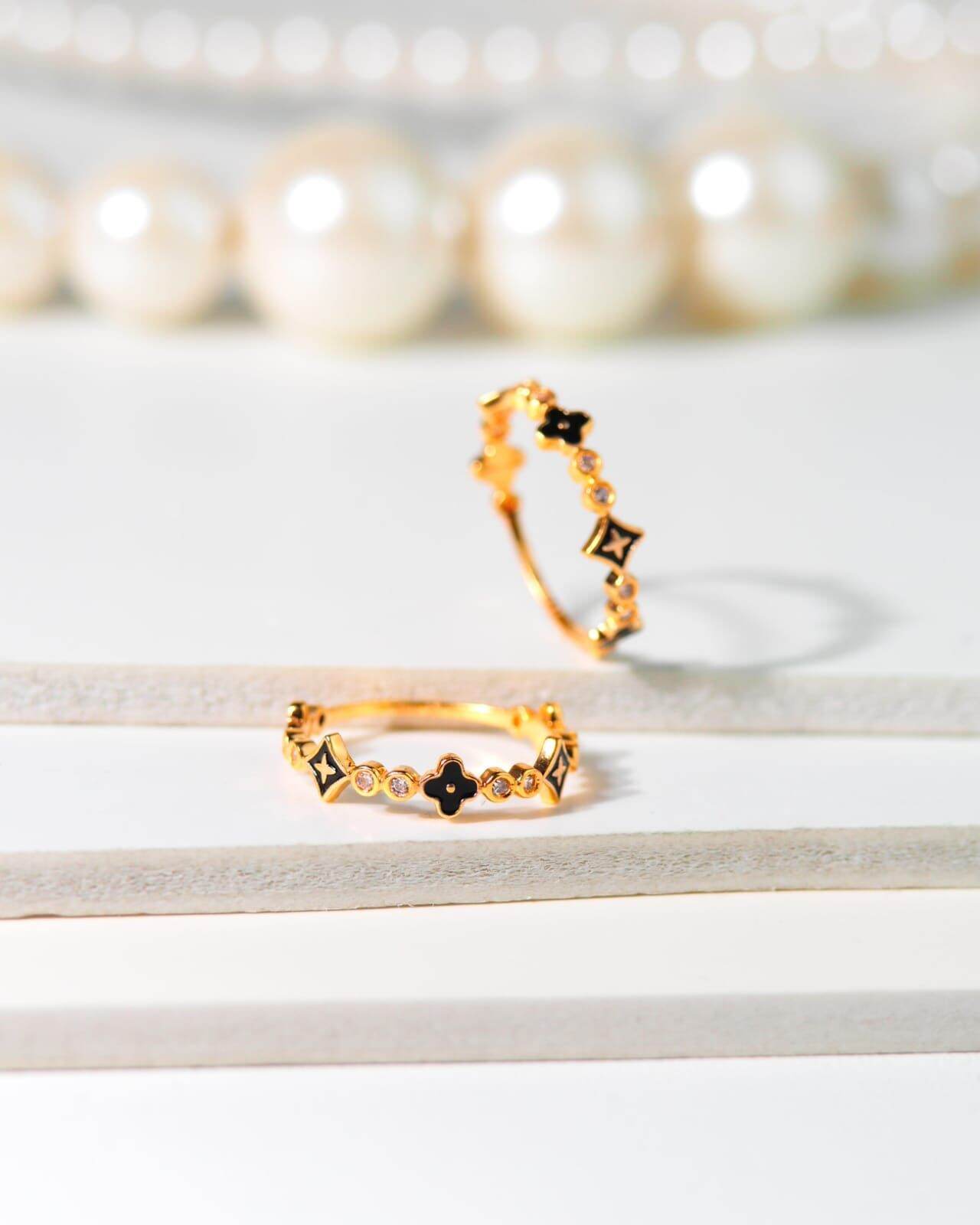 Cincin Emas Clover Cat Hitam Variasi Mata - Toko Emas Gadjah | Lazada ...