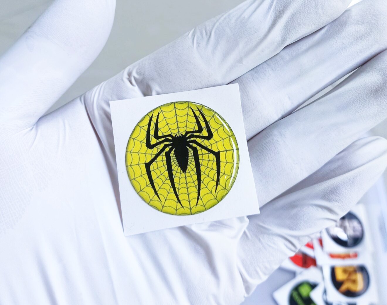 Sticker logo laba laba spiderman kuning bulat 3,5cm | Lazada Indonesia
