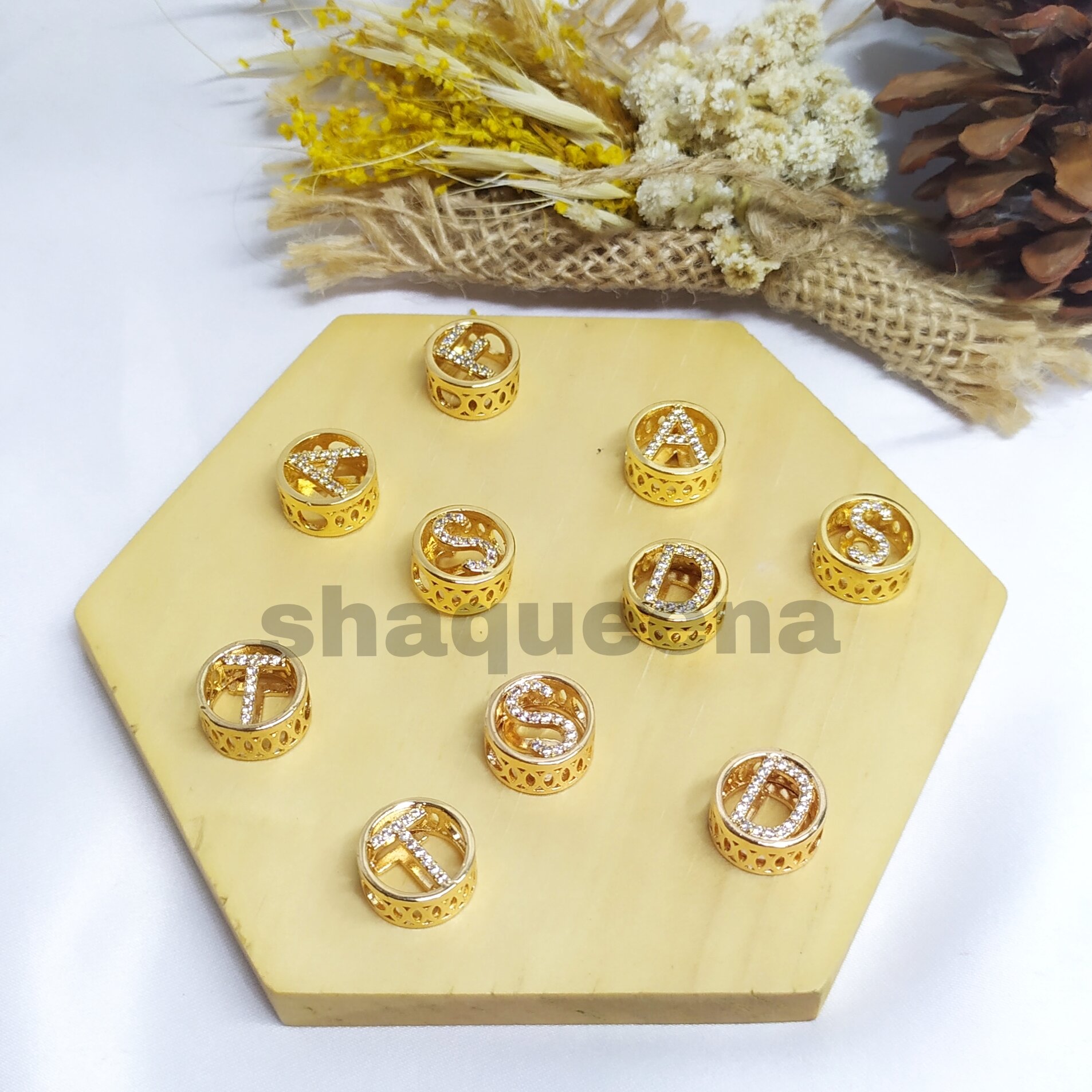 Liontin huruf inisial bulat mata | Lazada Indonesia