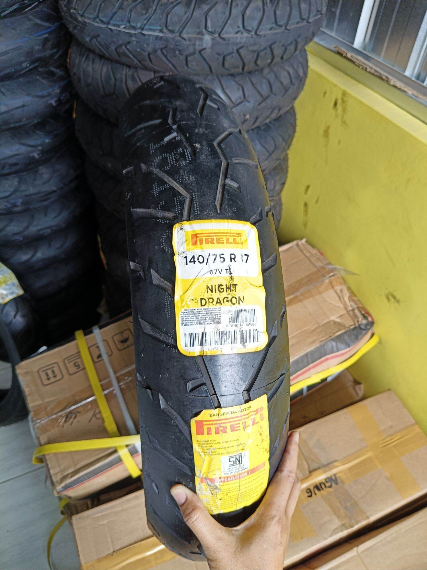Ban ring 17 140/75 Pirelli night dragon cuci gudang tahun produksi lama ...