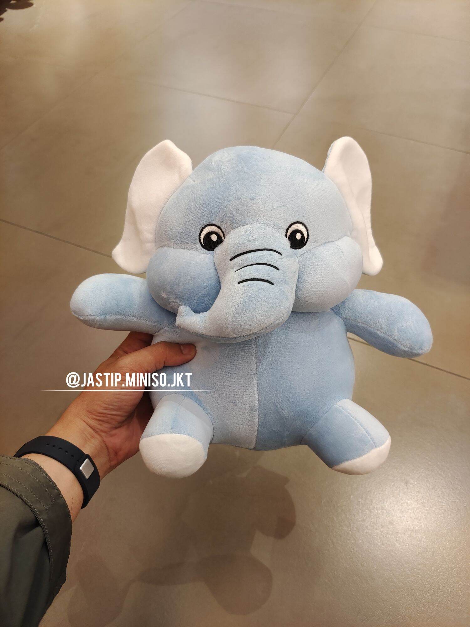 MINISO 🆕 Boneka Gajah Lucu (size 28cm) | Lazada Indonesia