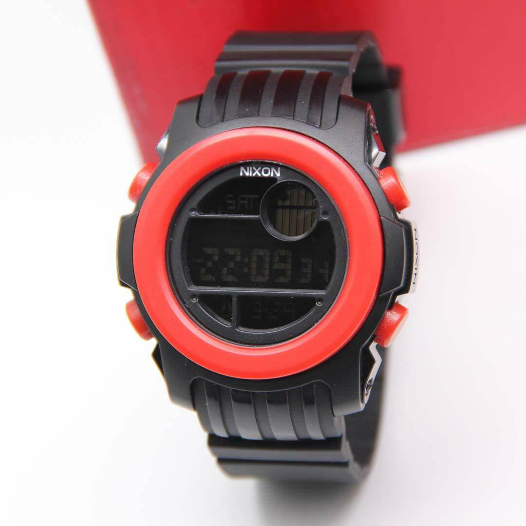 Jam Tangan karet Pria digital *NIXON* Diameter : 4.9cm Ukuran karet: 2 ...