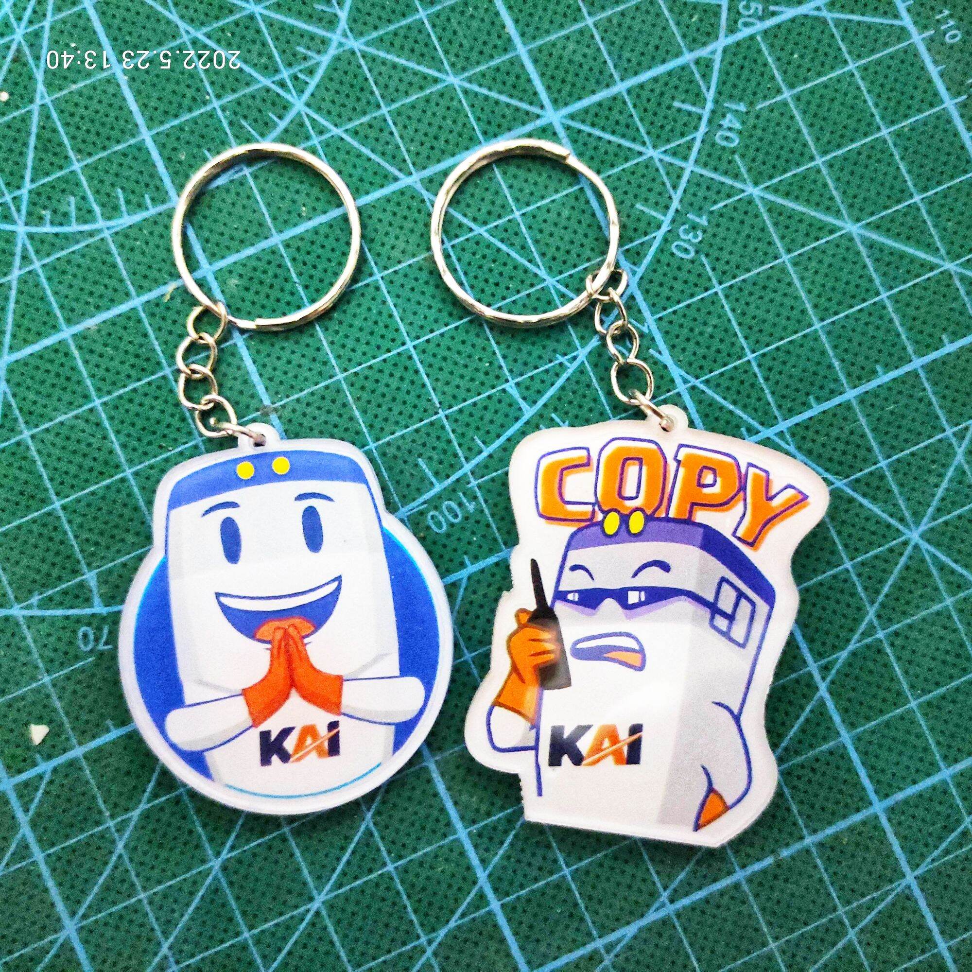 gantungan kunci akrilik edisi maskot kereta api Indonesia si loko ...