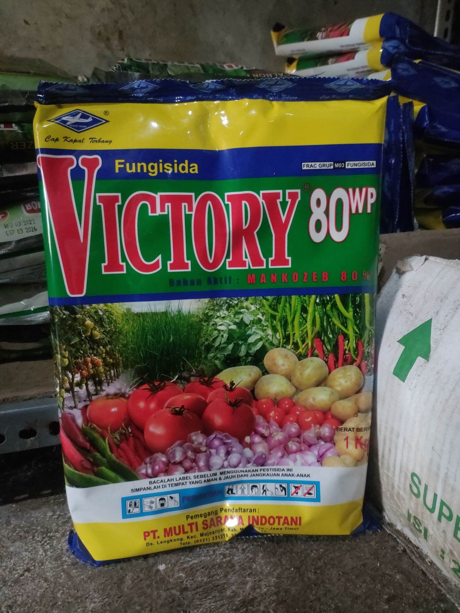 Fungisida Victory 80 WP 1 kg Busik Daun Busuk Buah Cabai Tomat | Lazada ...