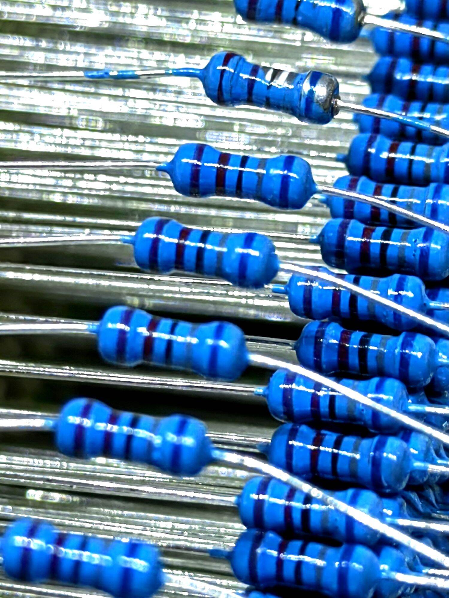 10 biji resistor 6k8 1/4 watt | Lazada Indonesia