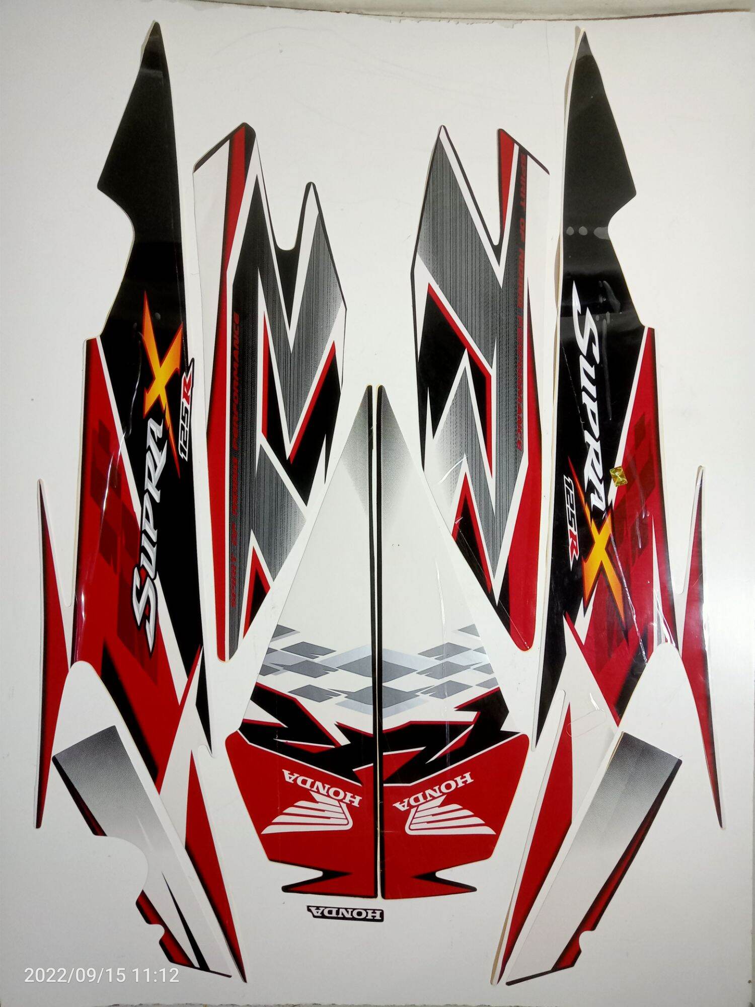 STRIPING SUPRA X 125 R TAHUN 2010 HITAM PUTIH, striping stiker honda ...
