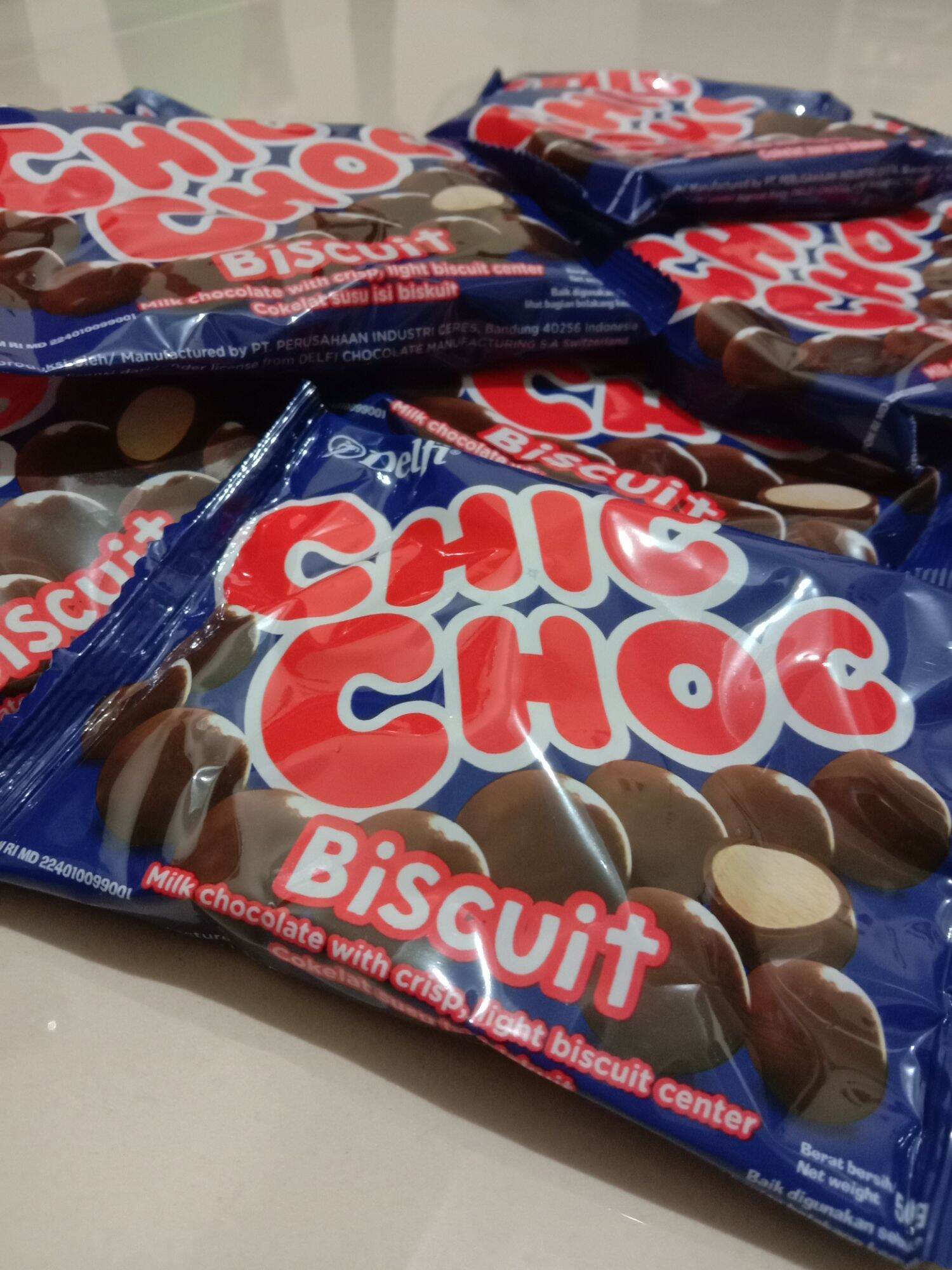 ChicChoc biskuit coklat Delfi 50gr/ coklat susu isi biskuit | Lazada ...