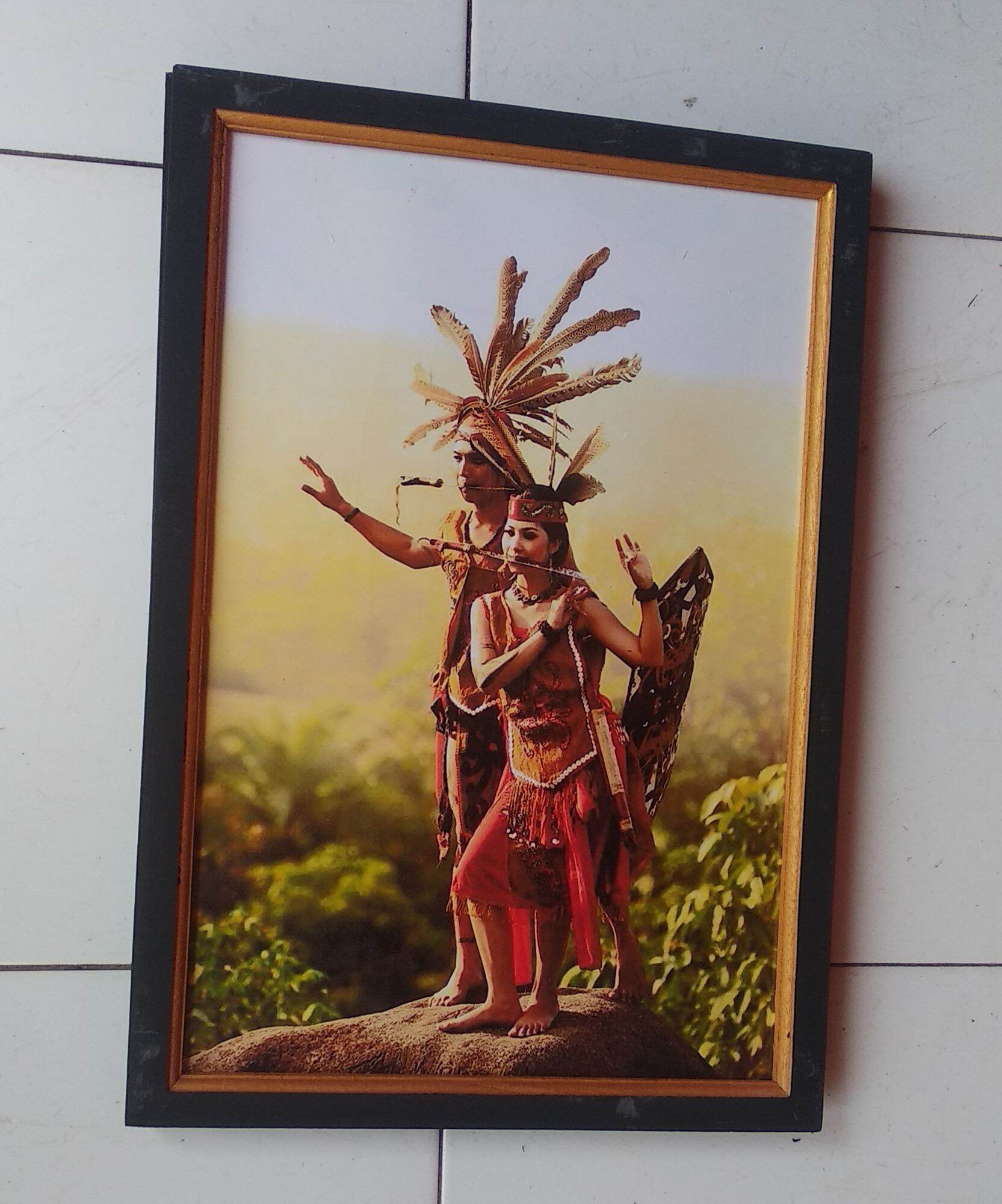 hiasan dinding poster suku Dayak Kalimantan plus bingkai ukuran 53×35 ...