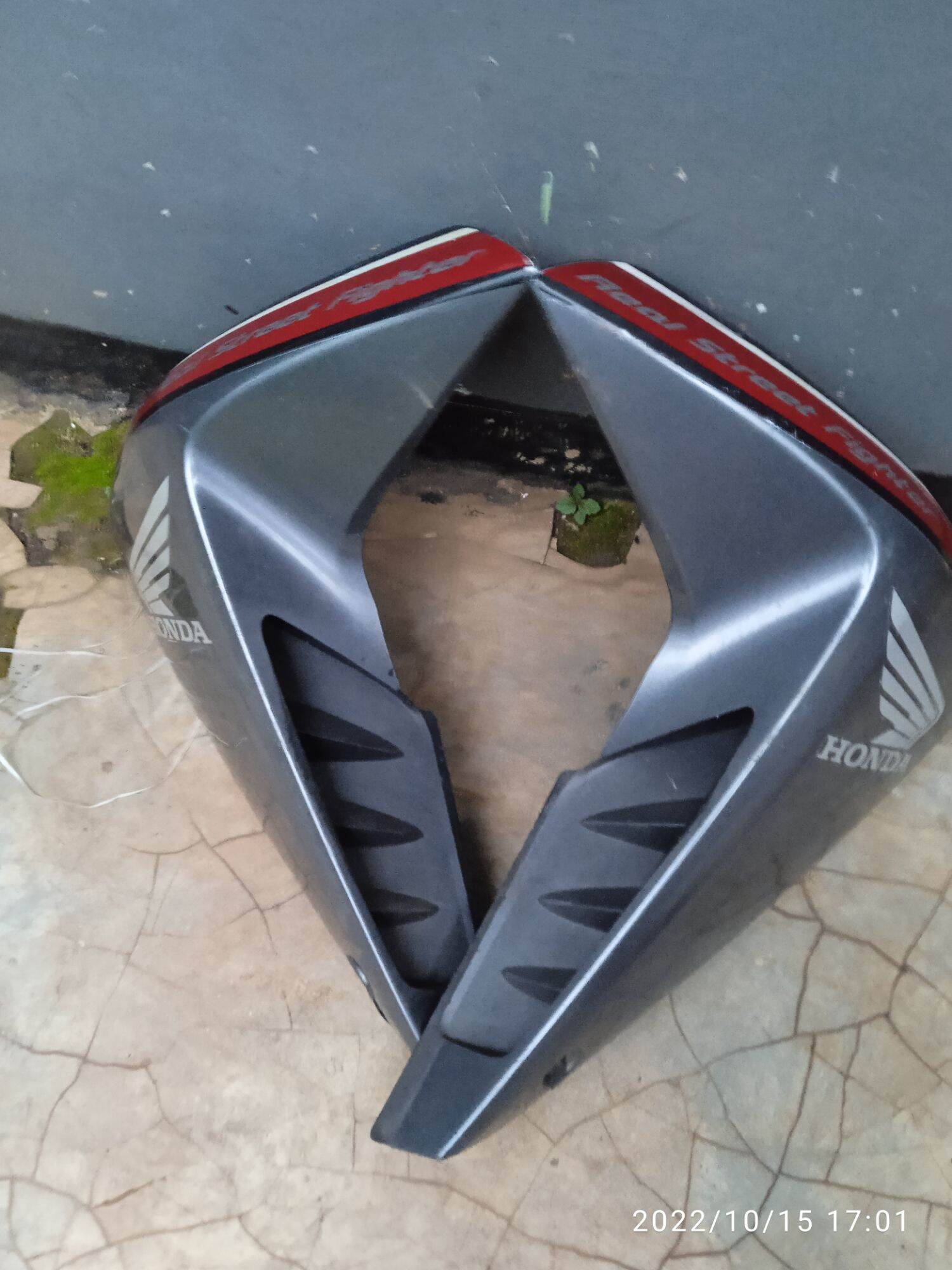 cover tangki megapro new cover sayap tangki megapro new | Lazada Indonesia