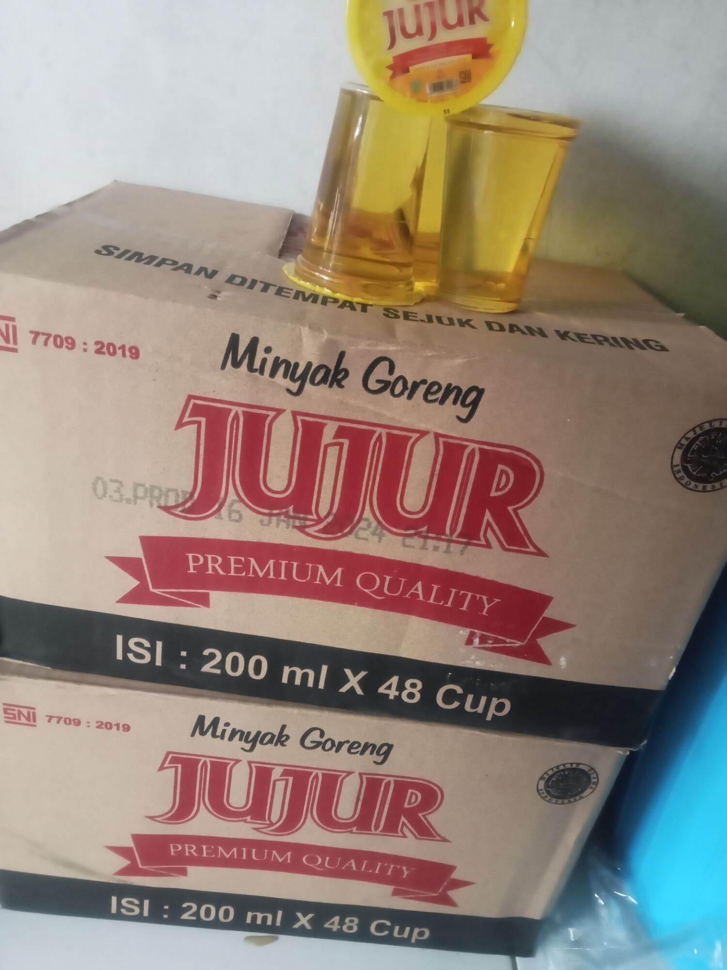 Minyak goreng gelas 1 DUS isi 48 pcs merek JUJUR 200ml x 48 cup minyak jernih | Lazada Indonesia
