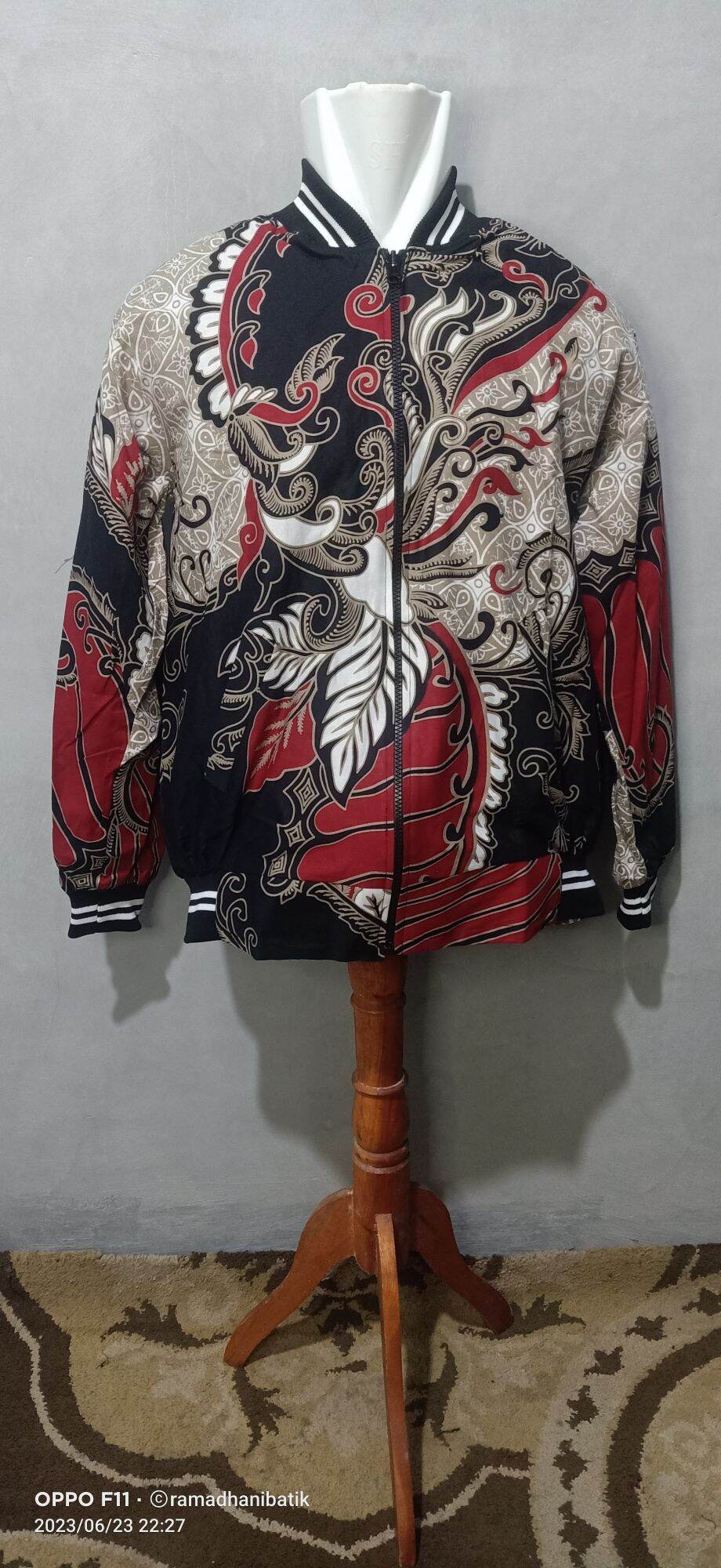 jaket batik warna merah putih kekinian jaket bomber batik terbaru ...