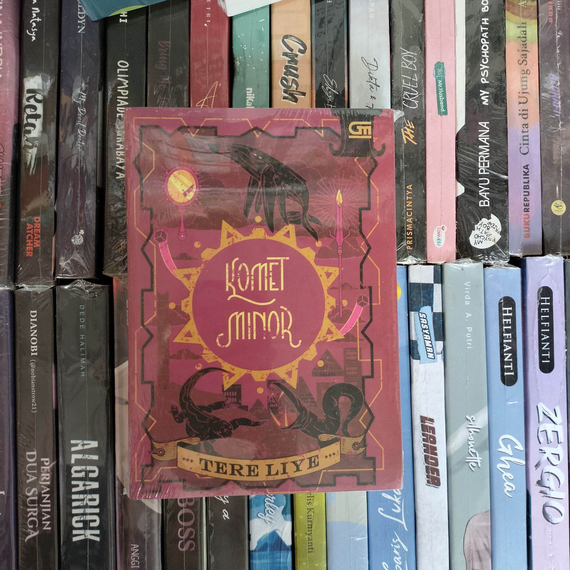 novel KOMET MINOR : TERE LIYE | Lazada Indonesia