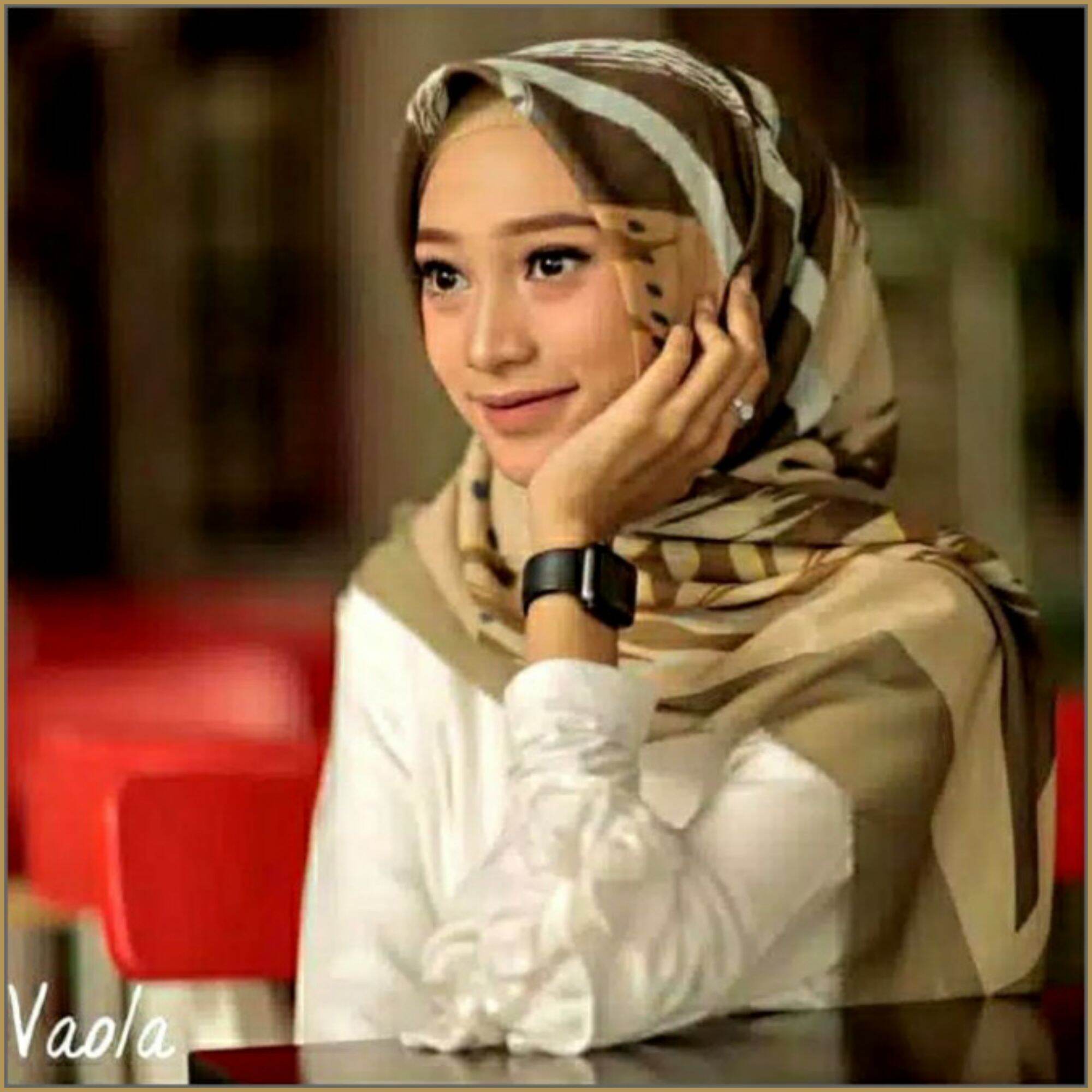 Kerudung Segi empat Motif Terbaru 2023 Jilbab Segi empat Motif Mewah ...