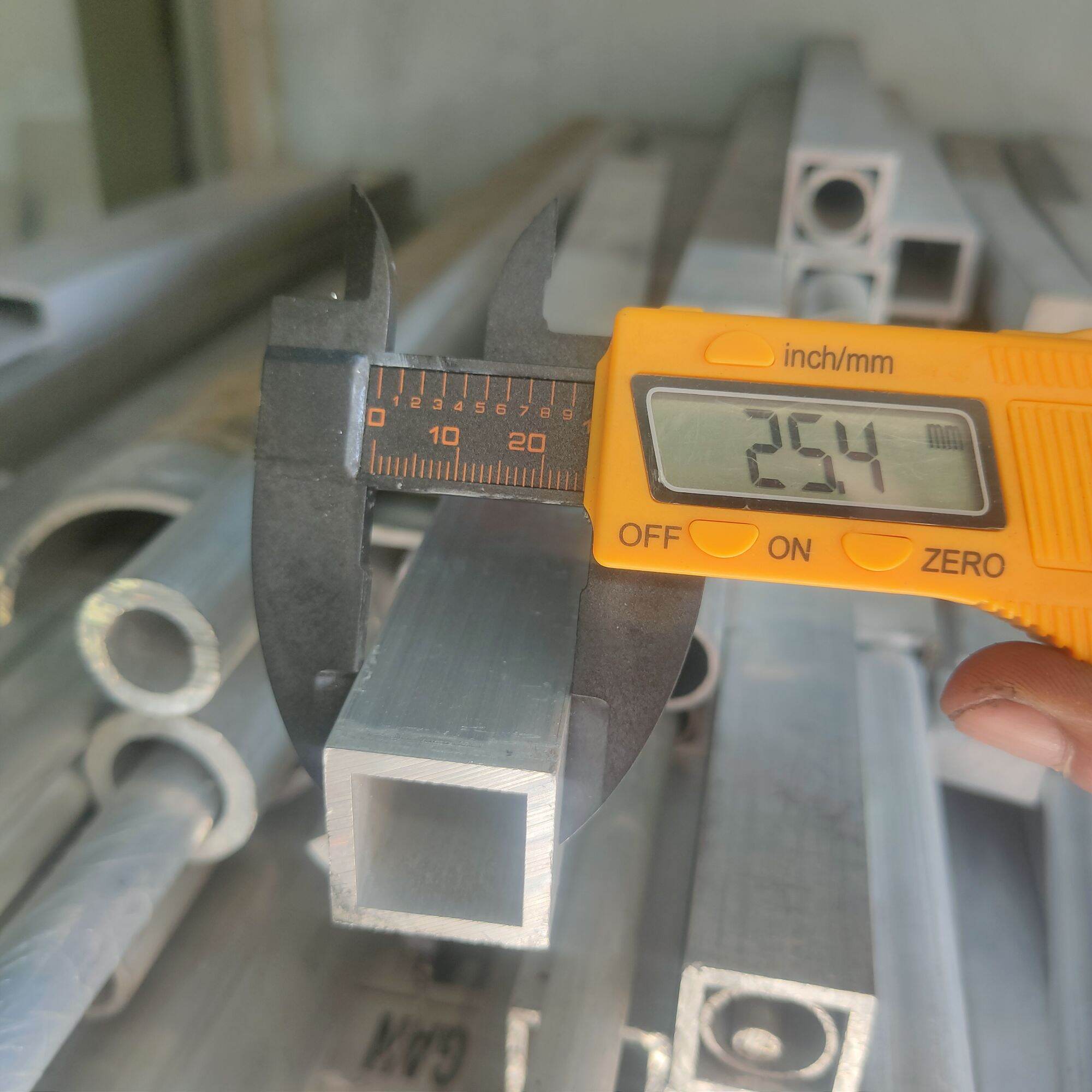 hollow aluminium 25mm x 25mm tebal 3mm pipa holo holow | Lazada Indonesia