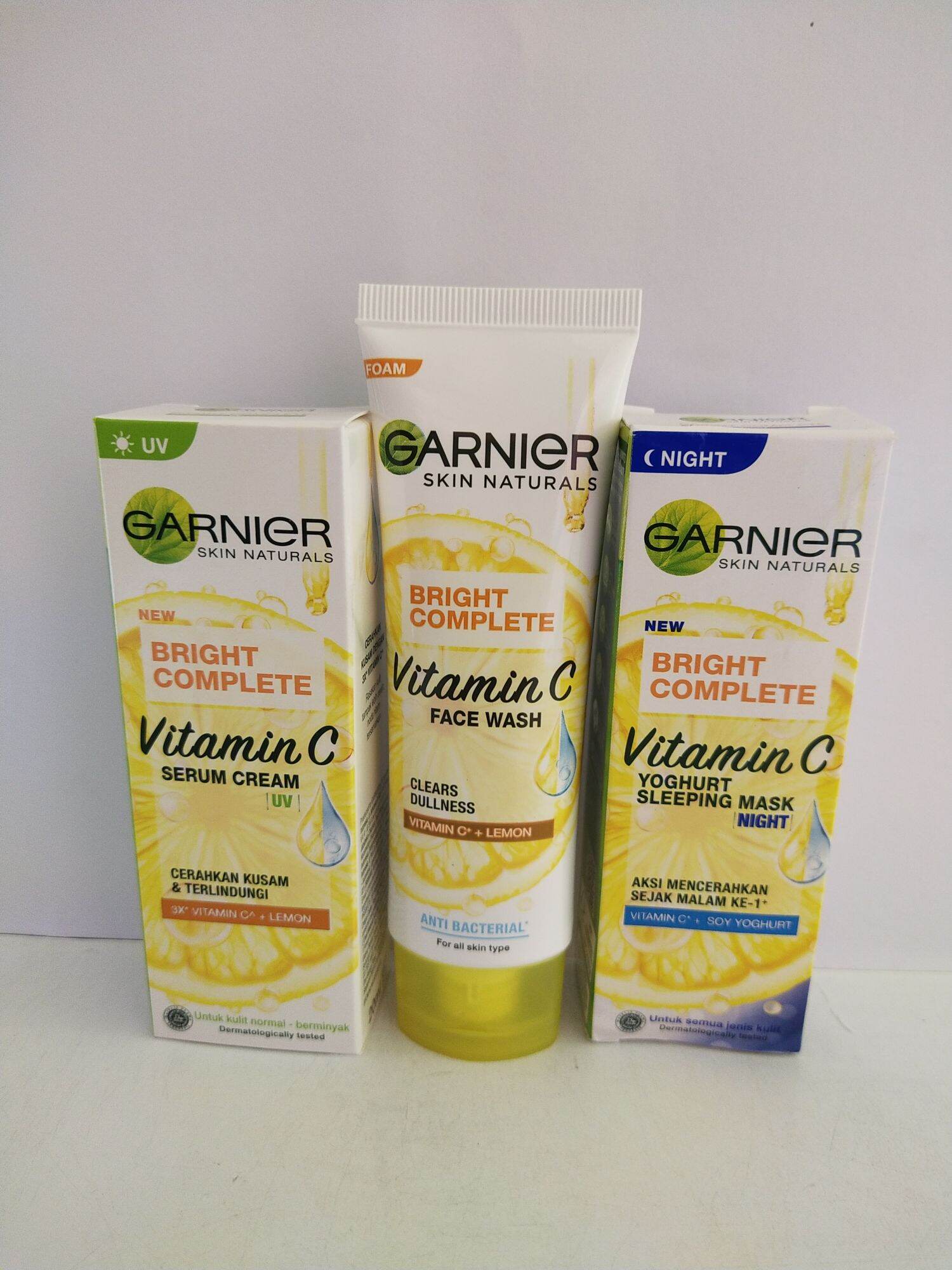 Paket hemat Garnier Bright Complete Vitamin C serum day cream 20ml ...