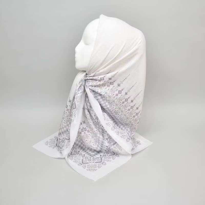Hijab Segi Empat Voal Motif Etnik Warna Putih Putih Kode 82 Jilbab ...