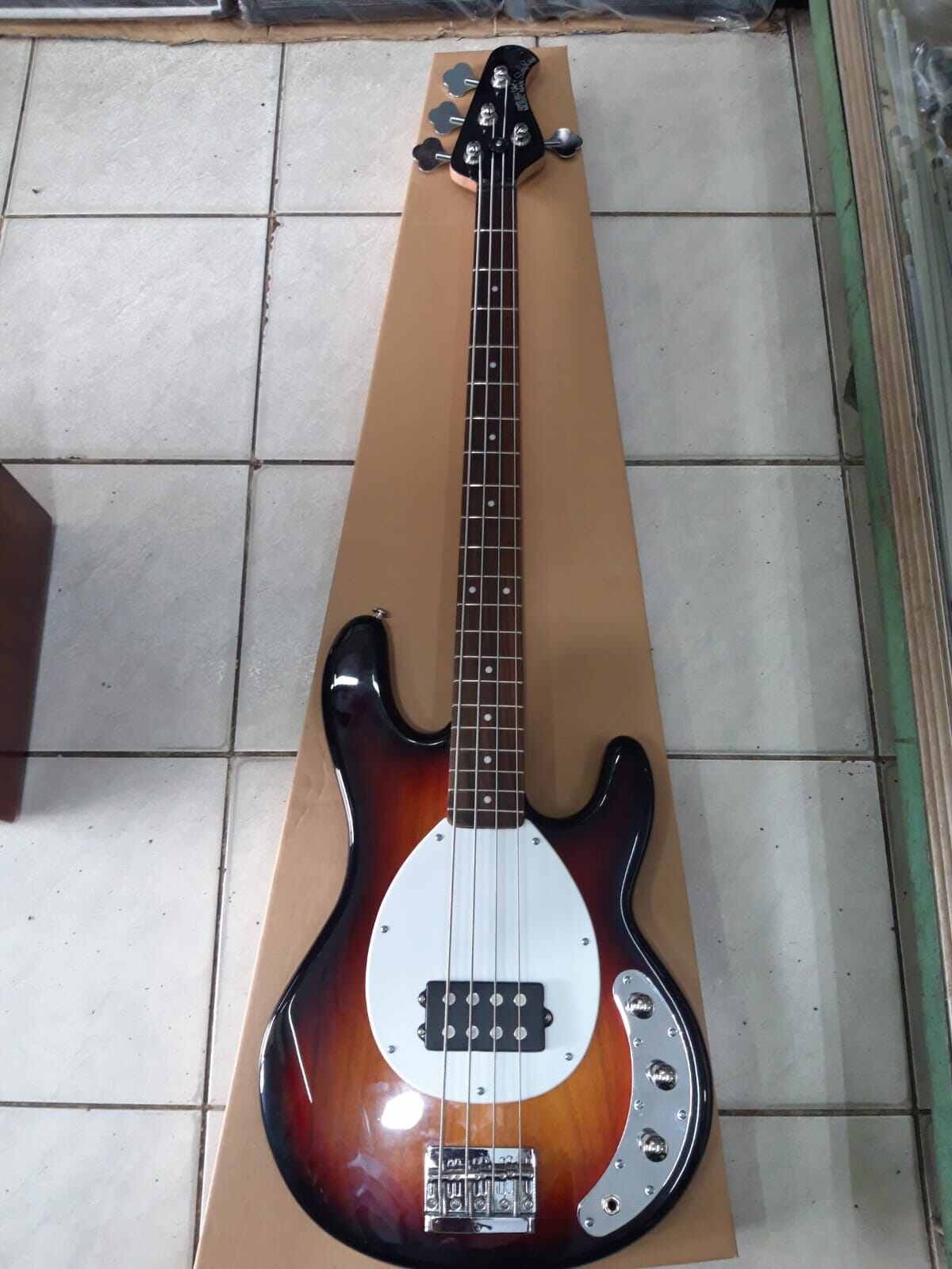 BASS ELEKTRIK MUSICMAN STINGRAY ELECTRIC BODY MAHOGANY WOOD 4 STRING ...