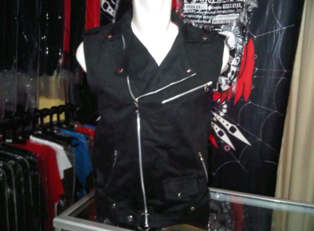 rompi werpack hitam,rompi dobel kerah,jaket werpack,rompi punk,rompi ...