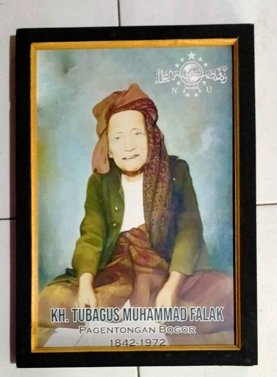 hiasan dinding poster KH Tubagus Muhammad Falak plus bingkai ukuran 53×35 | Lazada Indonesia