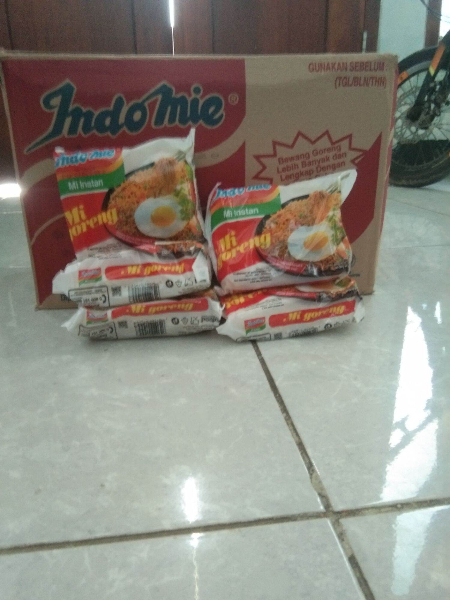Mie instan INDOMIE GORENG berat bersih netto:85g(5 pcs). | Lazada Indonesia