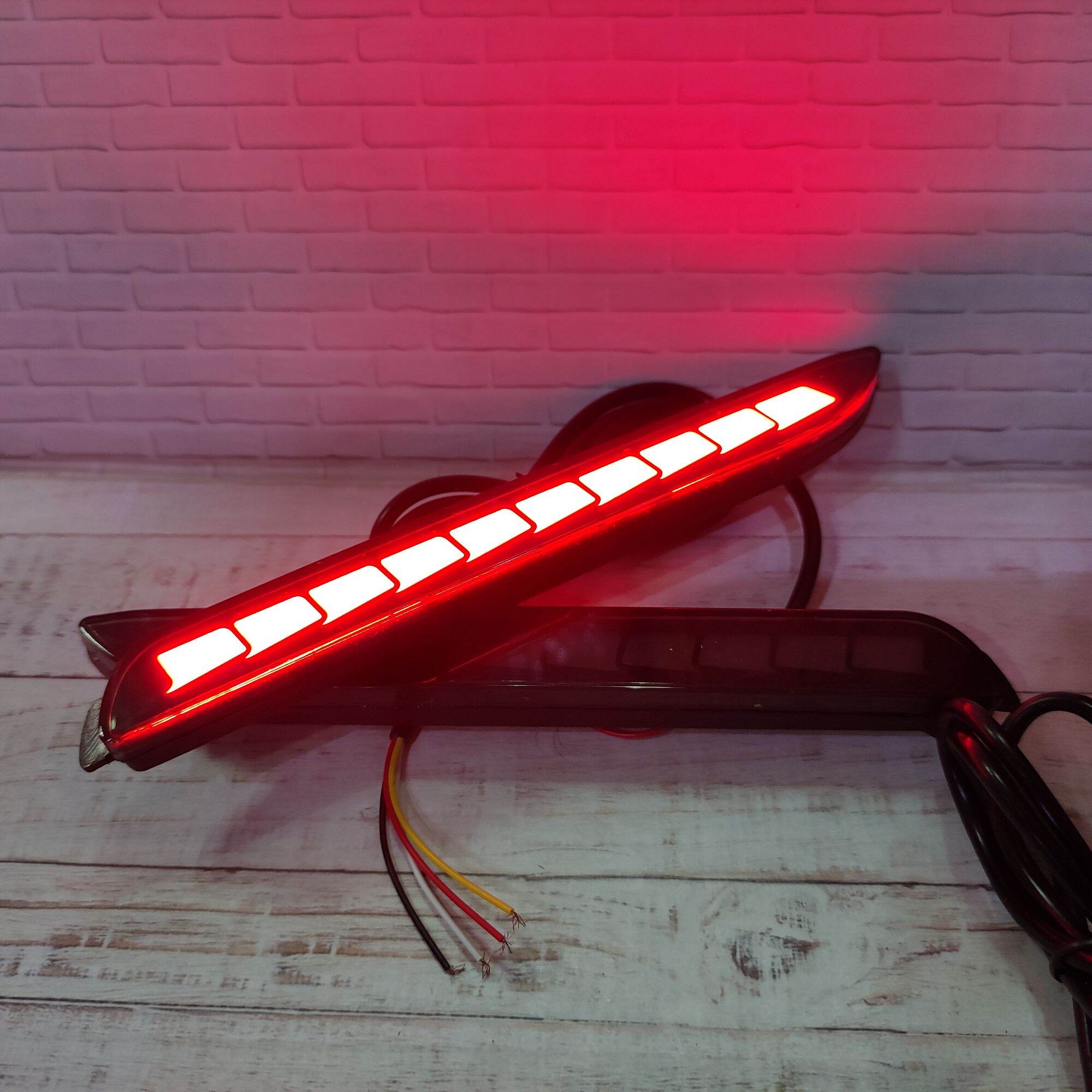 Lampu reflektor bumper belakang toyota innova 2008-2015 smoke | Lazada ...