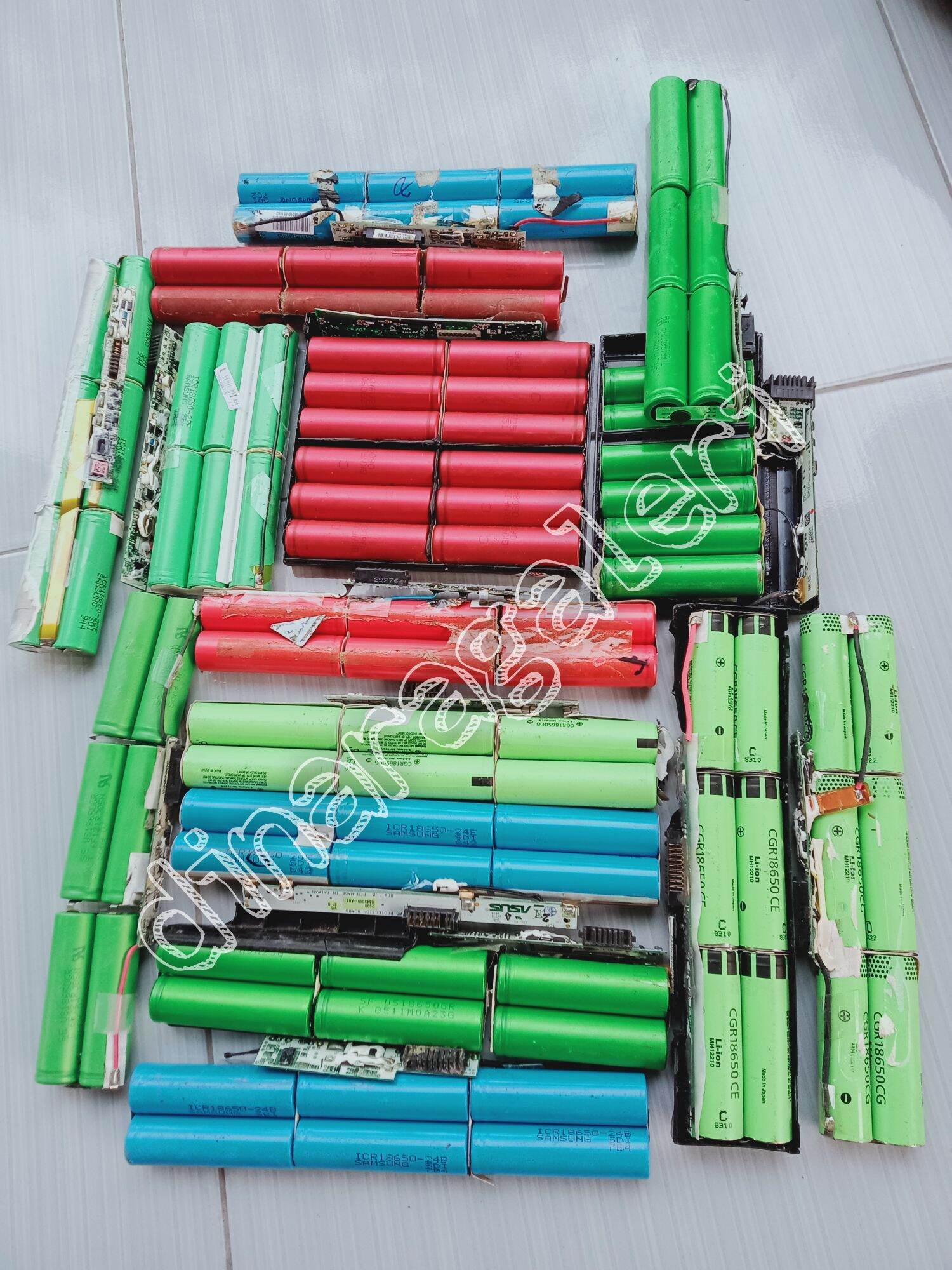 BATERAI BEKAS LAPTOP DROP BONGKARAN, BELUM DI TES, NO KARAT, TYPE 18650 ...