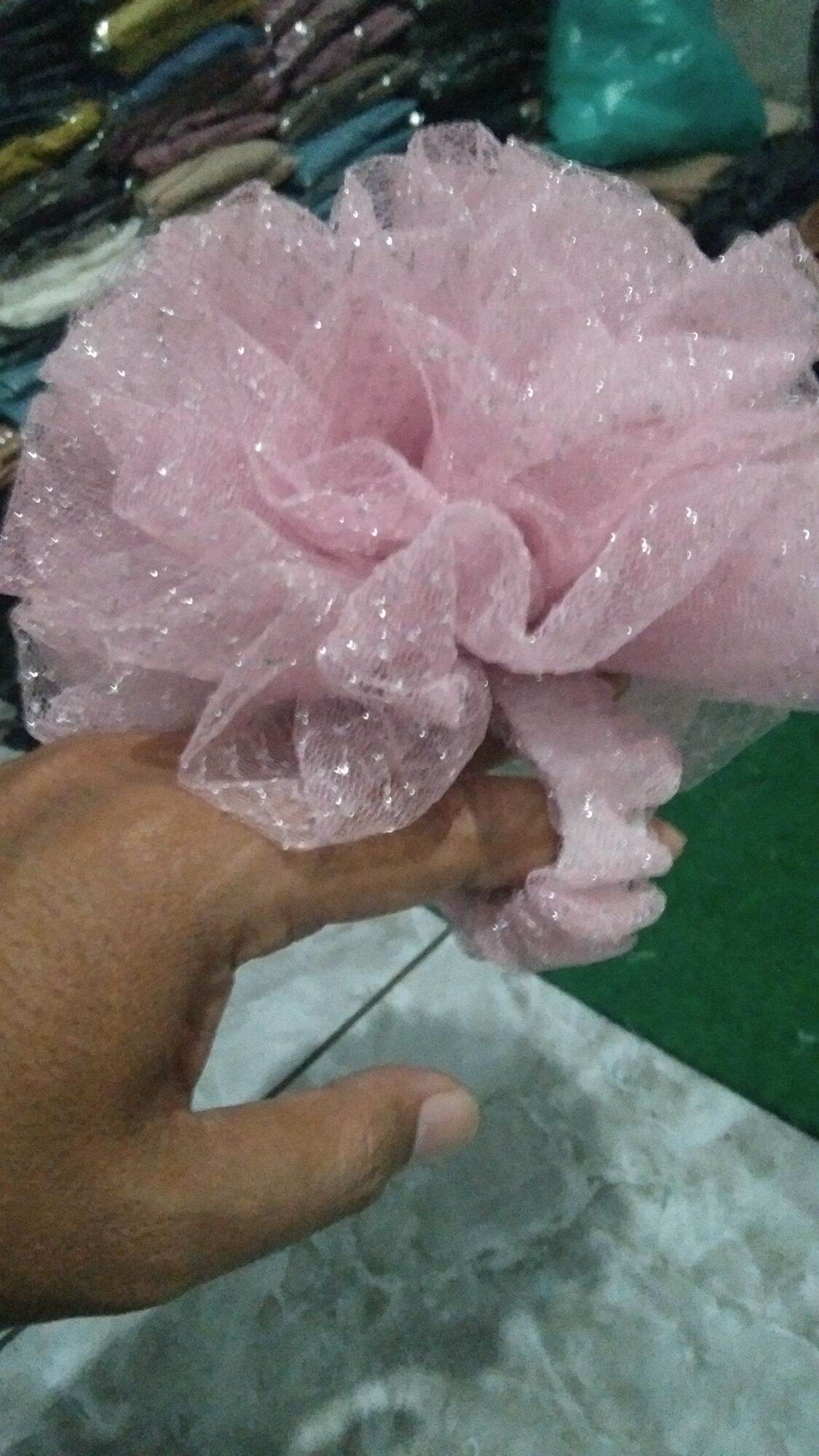 Scrunchie Cepol Hijab Ikat Rambut Mawar Jumbo Ringan Anti Pusing ...