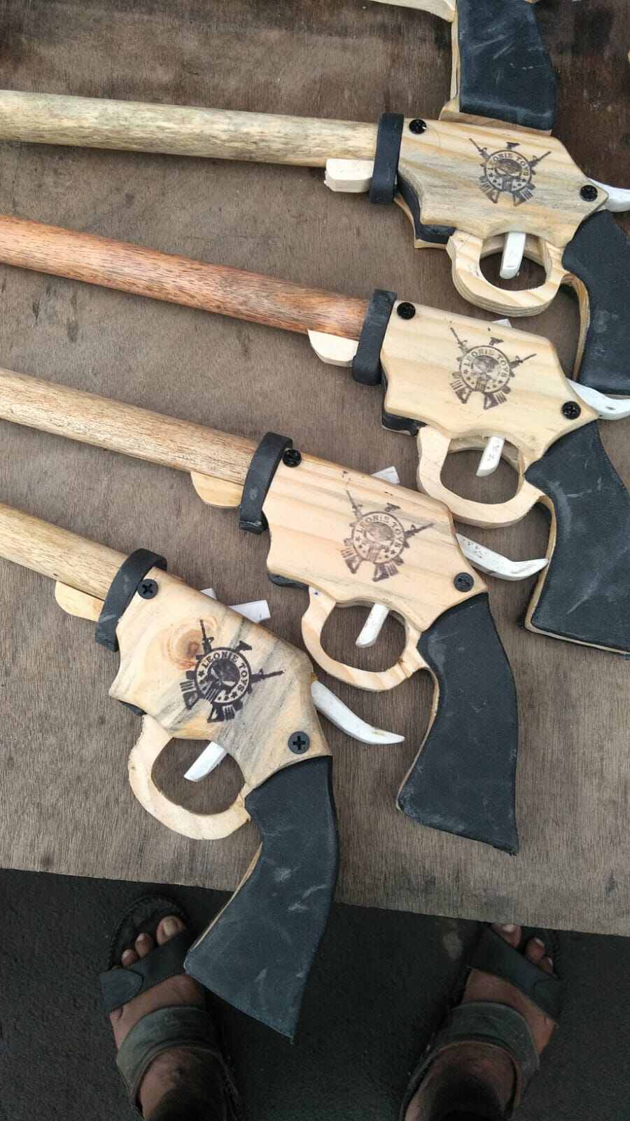 Mainan Pistol Kayu Jenis Revolfer | Lazada Indonesia