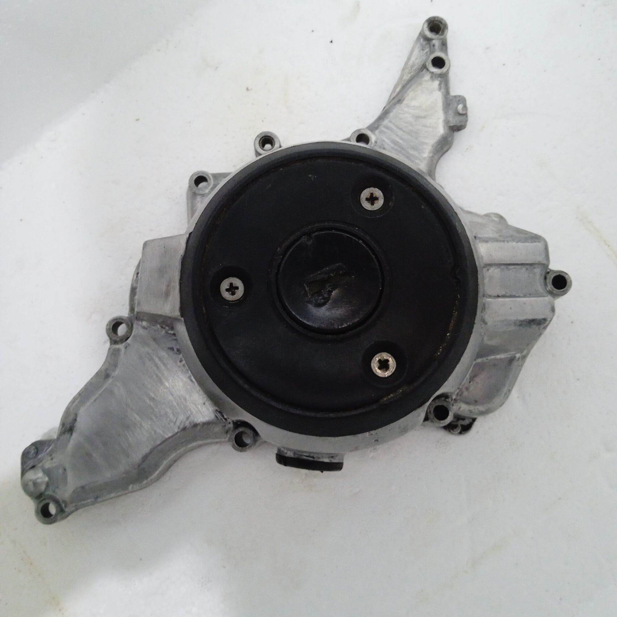 Blok Bak Tutup Spull Magnet Kawasaki KAZE R 110 Kalter Blok Mesin kiri ...