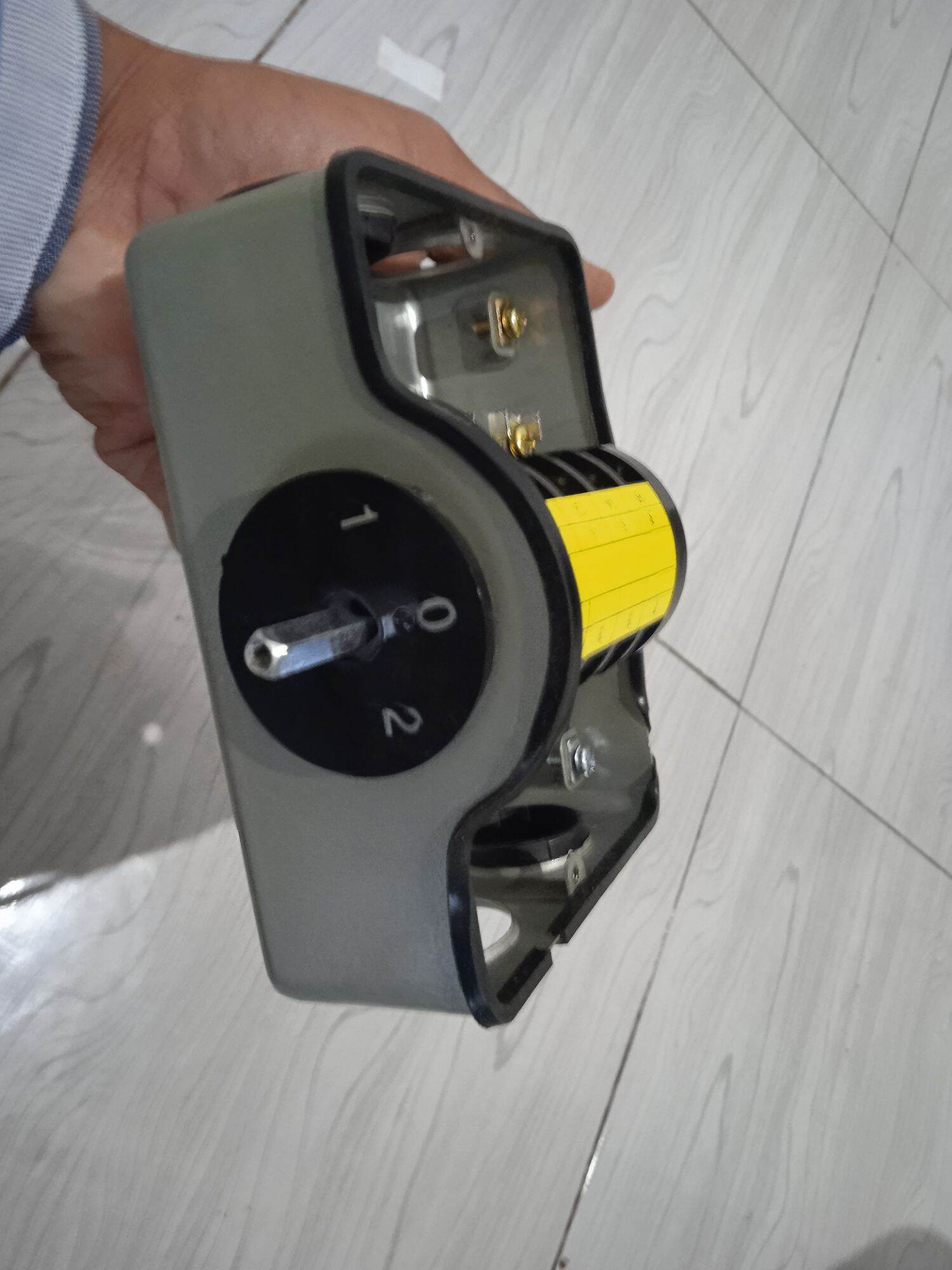 Handel Tuas listrik1-0-2 63 A Bulat Alat Pengalih Arus Listrik Pln ke ...