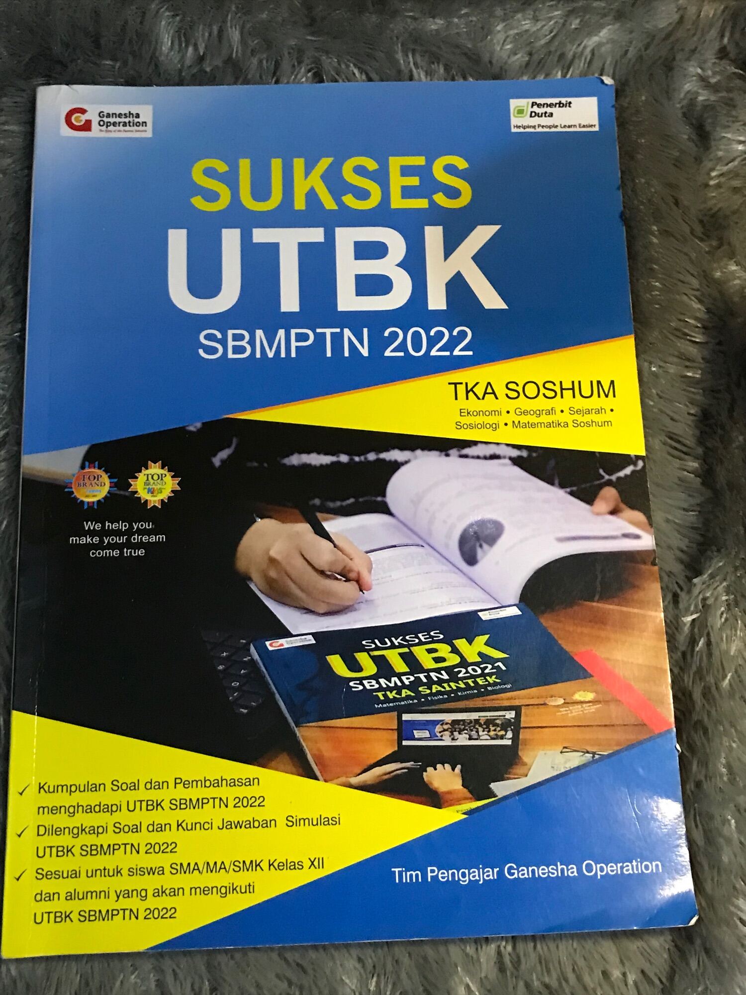 Buku TKA SOSHUM Sukses UTBK SBMPTN 2022 Ganesha Operation | Lazada Indonesia