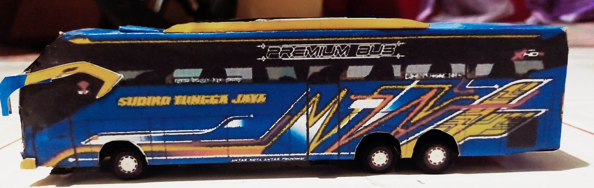 Miniatur Bus STJ Sudiro Tungga Jaya Draka Tronton Biru Kuning Jetbus 3 ...