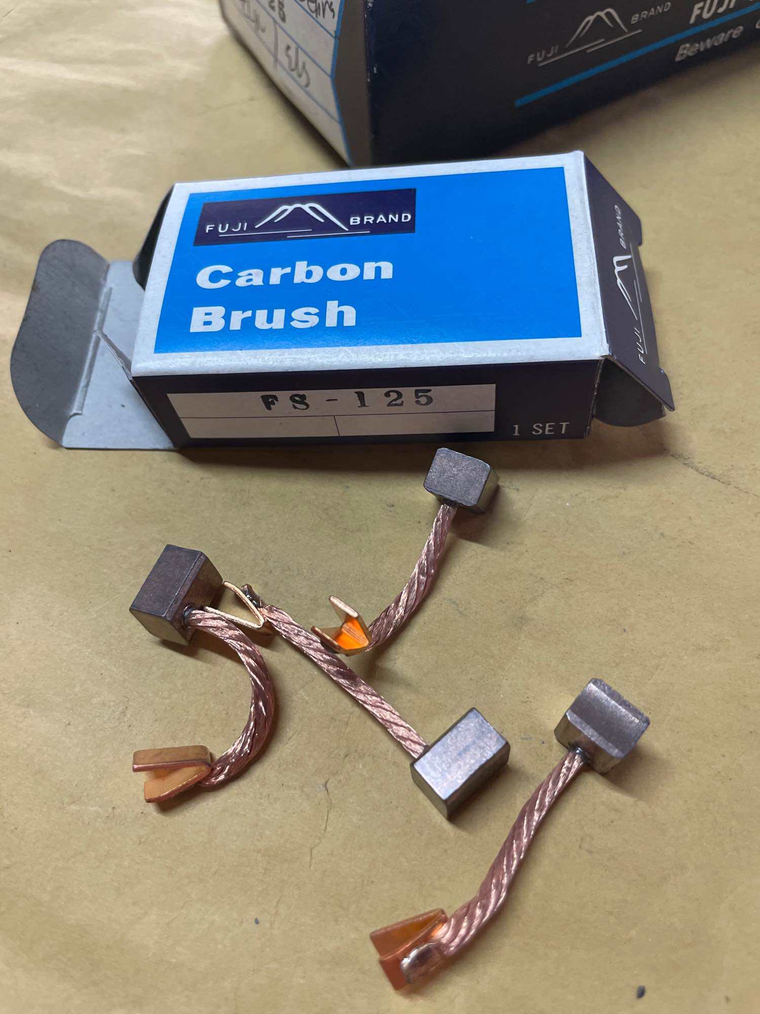 BRUSH STATER KIJANG CARRY EXTRA ZEBRA CARBON BRUSH MOBIL KIJANG FUJI ...