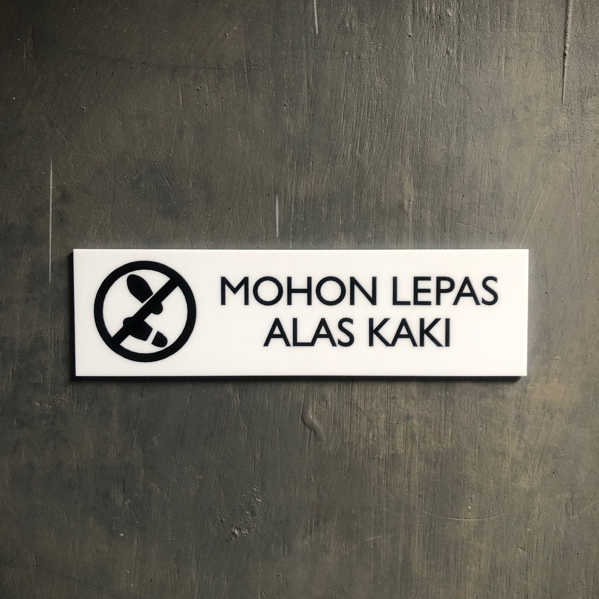 Akrilik Tulisan Mohon Lepas Sepatu / Sign Board Acrylic | Lazada Indonesia