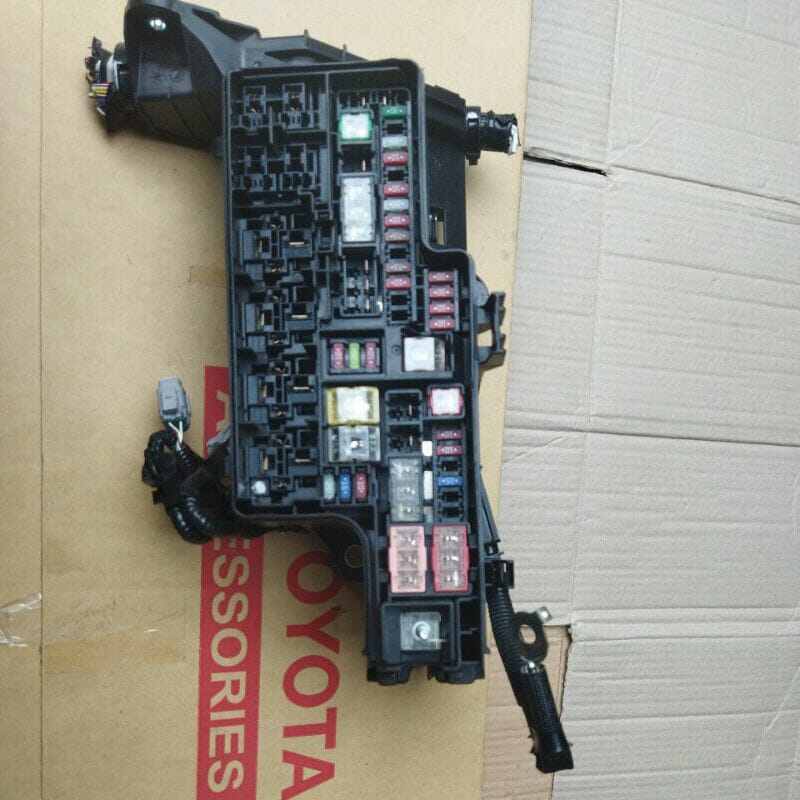 Fuse Box atau Box Sikring Innova Reborn Fortuner Hilux Revo Diesel ...