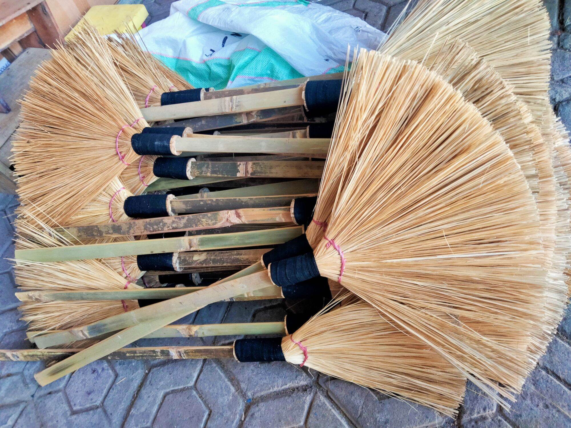 SAPU Selokan Sapu Koco/SAPU Awi/Bambu Sapu Tradisional | Lazada Indonesia
