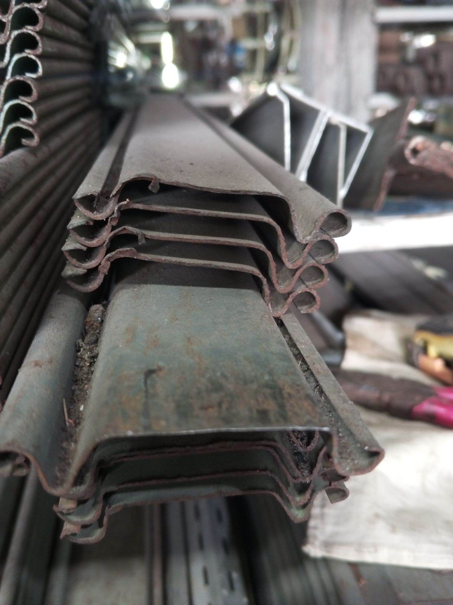 Slat daun rolling door besi 0, 4 mm polos panjang 6 m | Lazada Indonesia