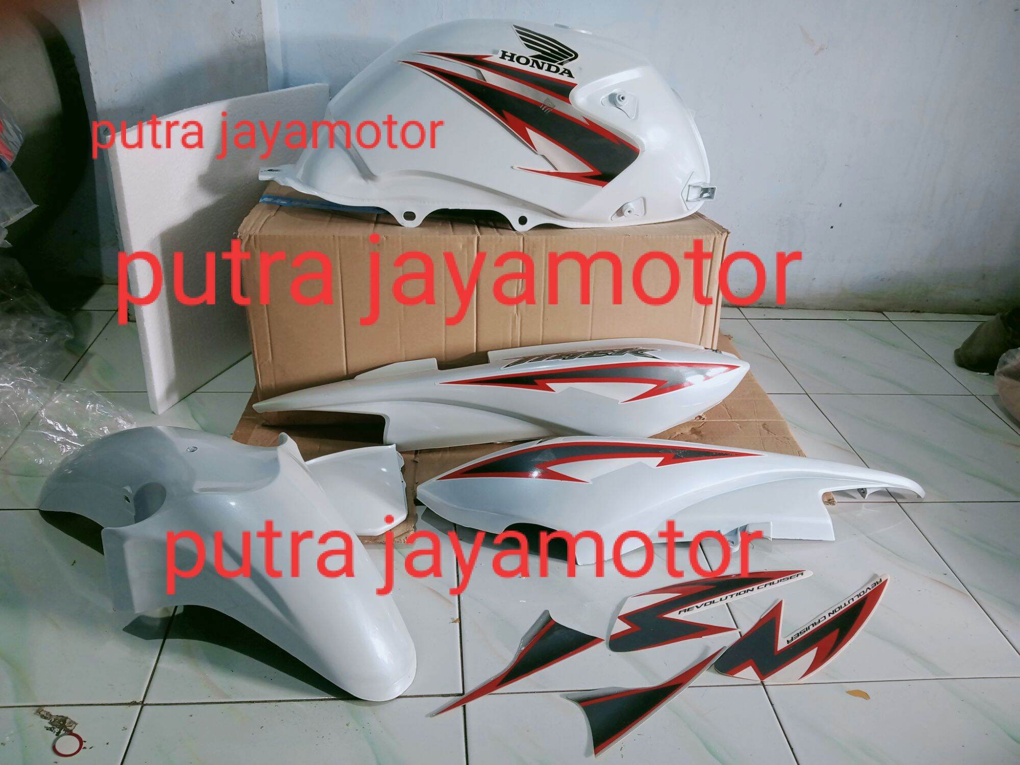 cover body bodiset fullset Tiger Revo warna albino/putih set stiker ...