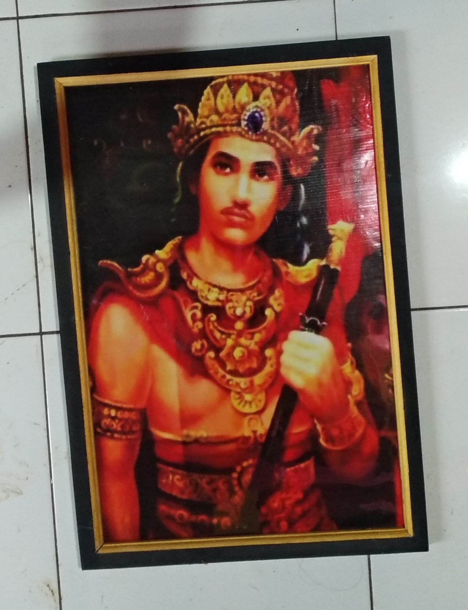 lukisan cetak ken Arok plus bingkai ukuran 65×45 | Lazada Indonesia