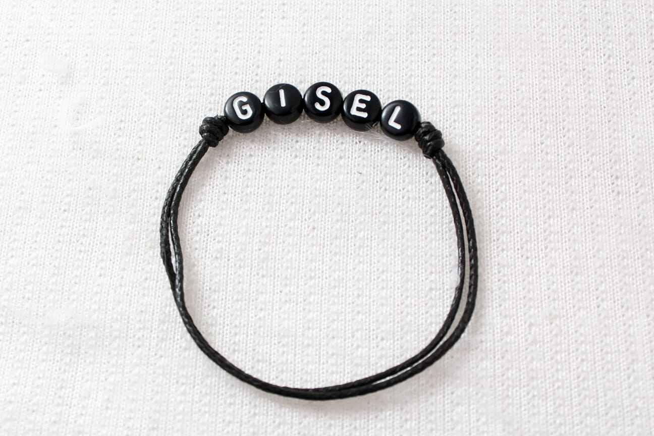 R'SORIS - Gelang inisial huruf tali simple premium | Lazada Indonesia
