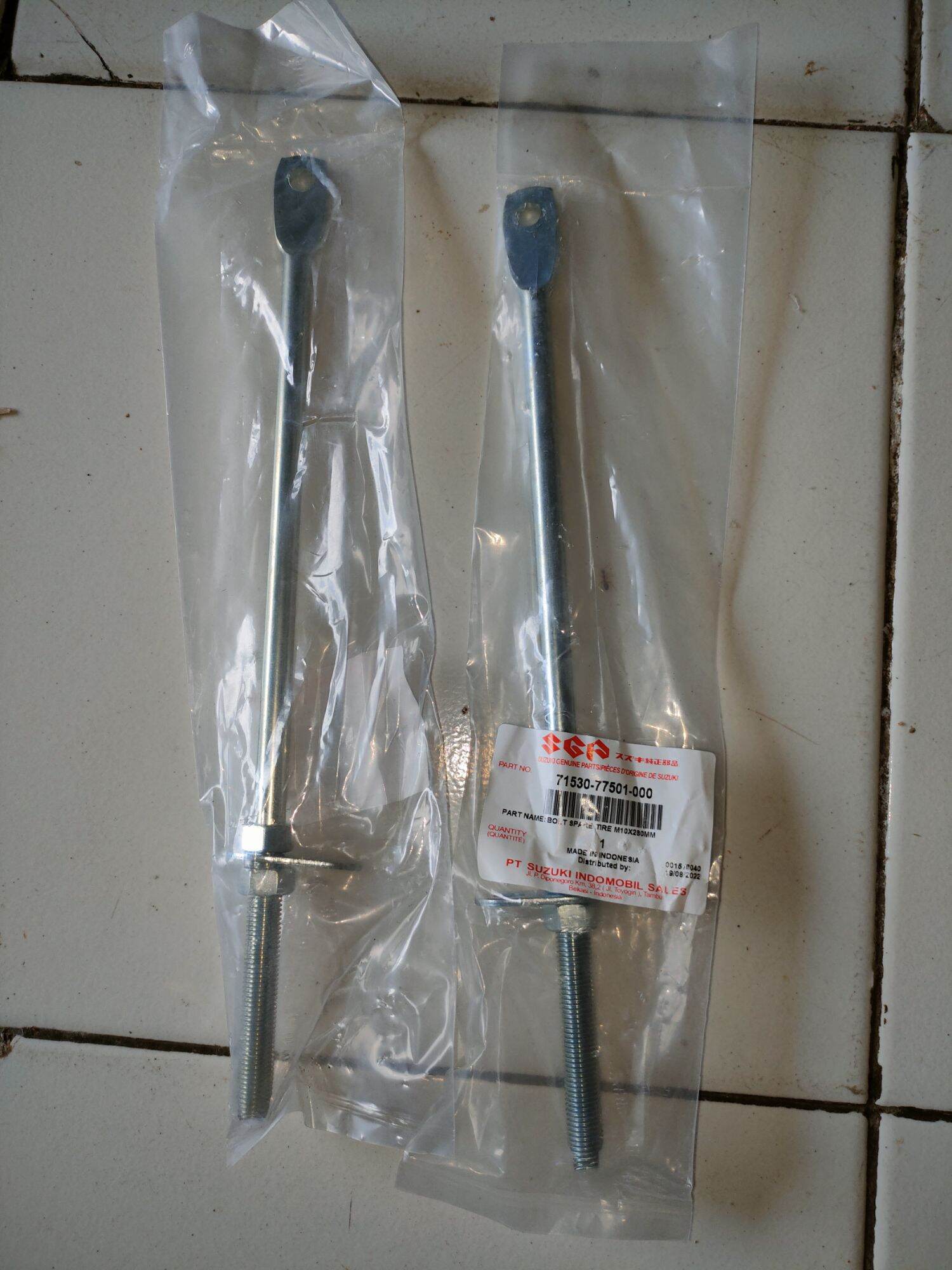 baut gantungan ban serep suzuki carry futura atau ss 100%original ...